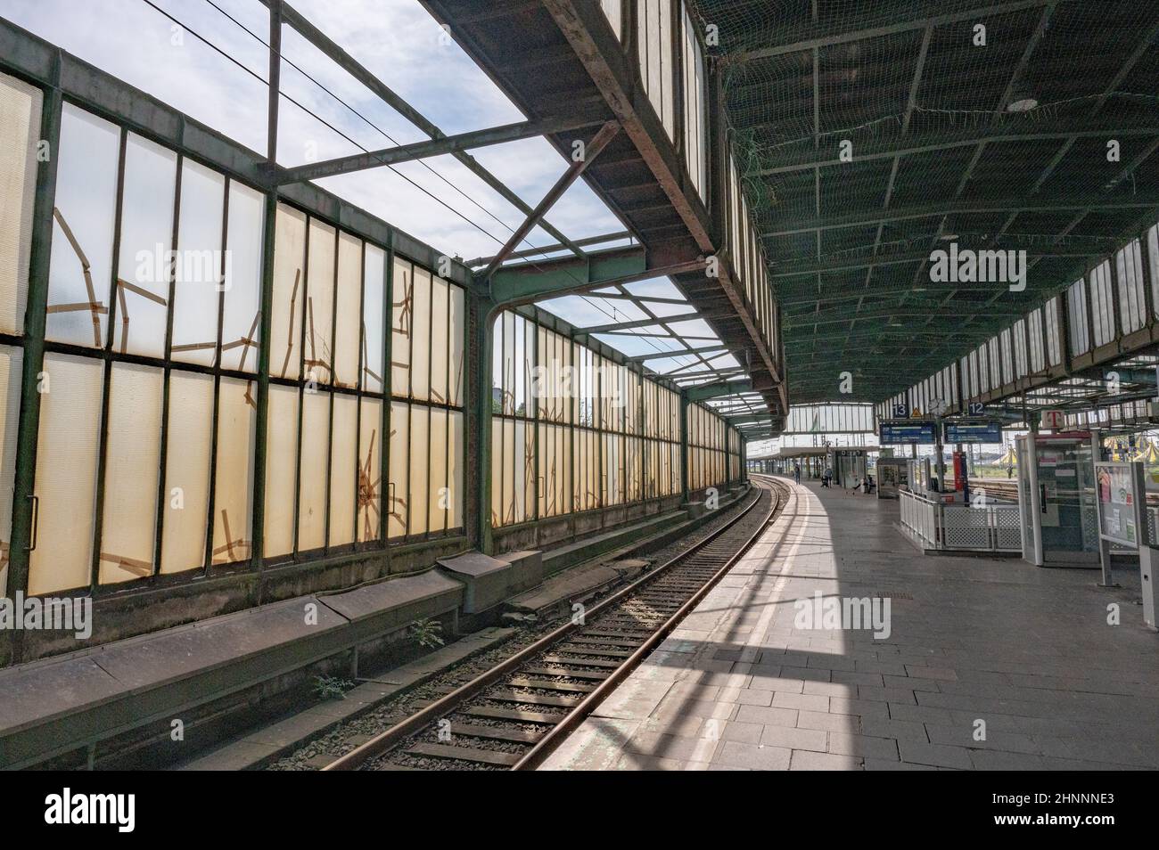 Duisburg train station hi-res stock photography and images - Alamy