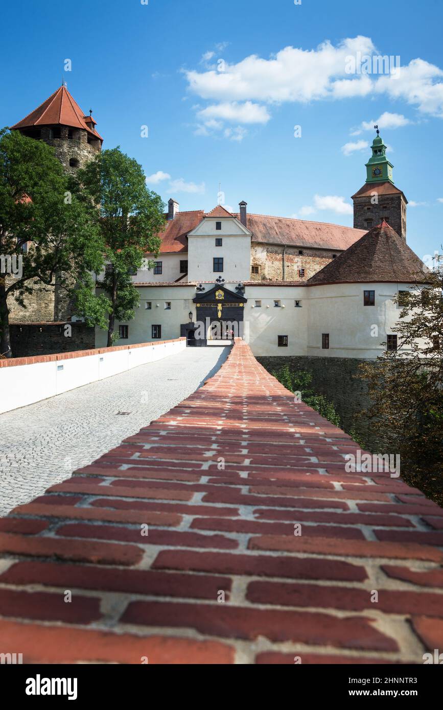 Entrance castle hi-res stock photography and images - Alamy
