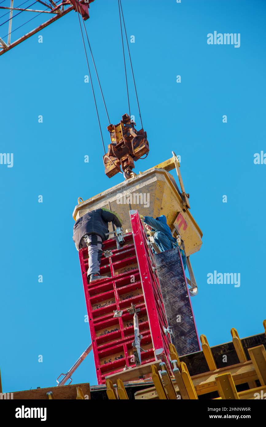 Construction formwork, reinforcement for the construction of buildings ...