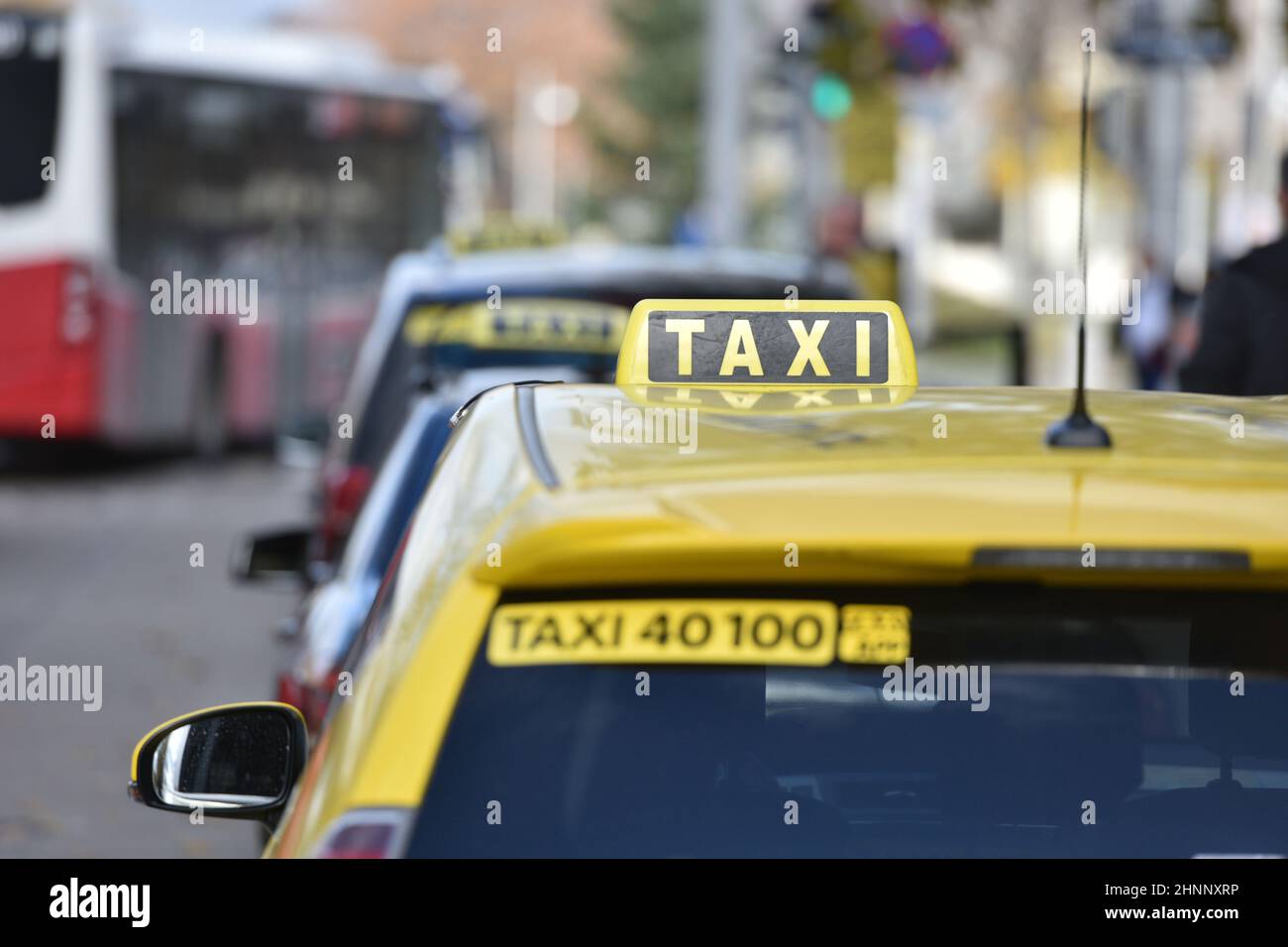 Taxi standplatz hi-res stock photography and images - Alamy