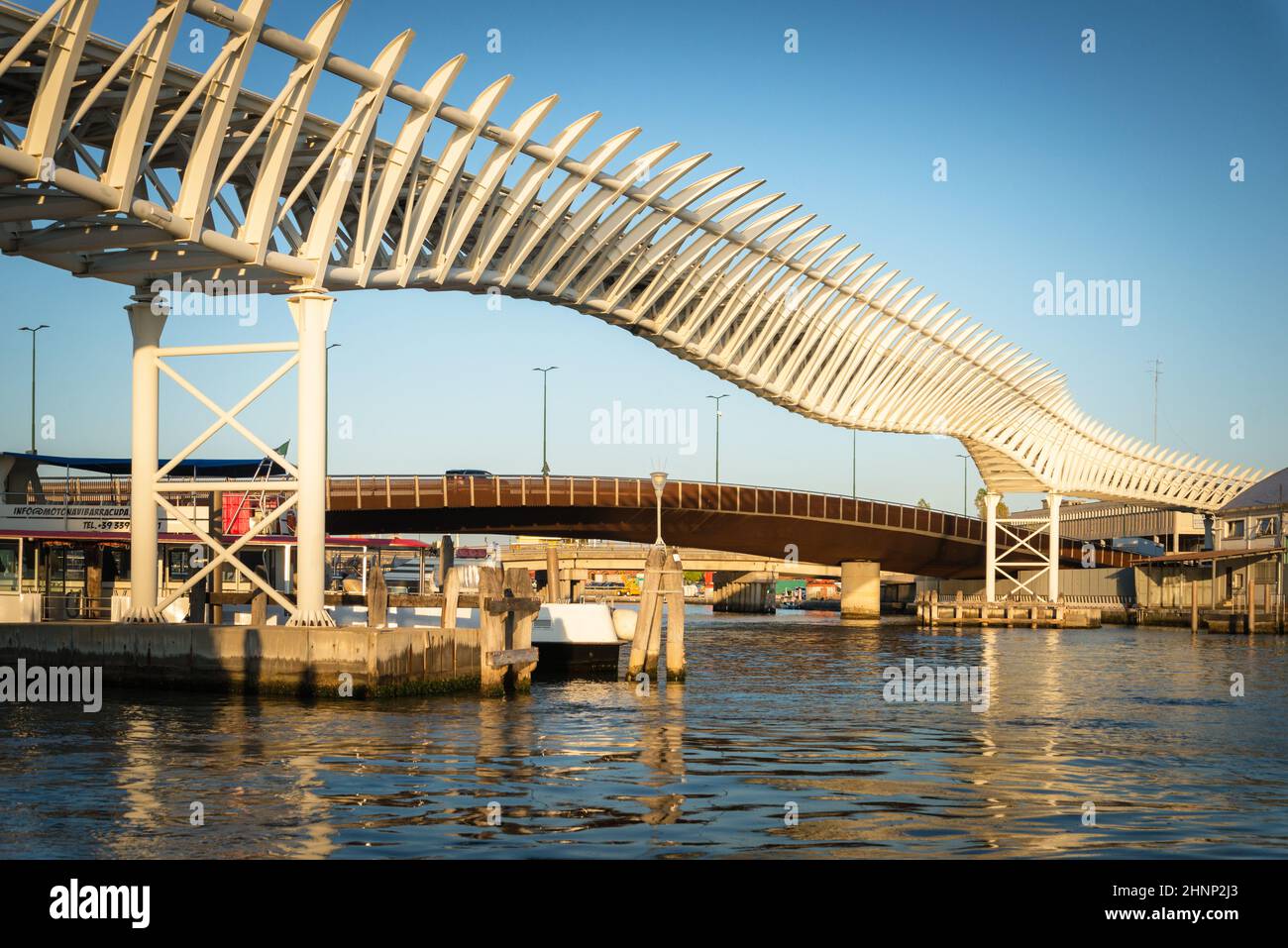 Overhead track hi-res stock photography and images - Alamy