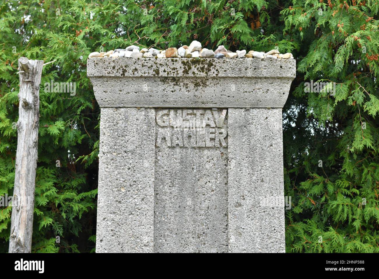 Grab des Komponisten Gustav Mahler auf dem Friedhof Grinzing in Wien ...