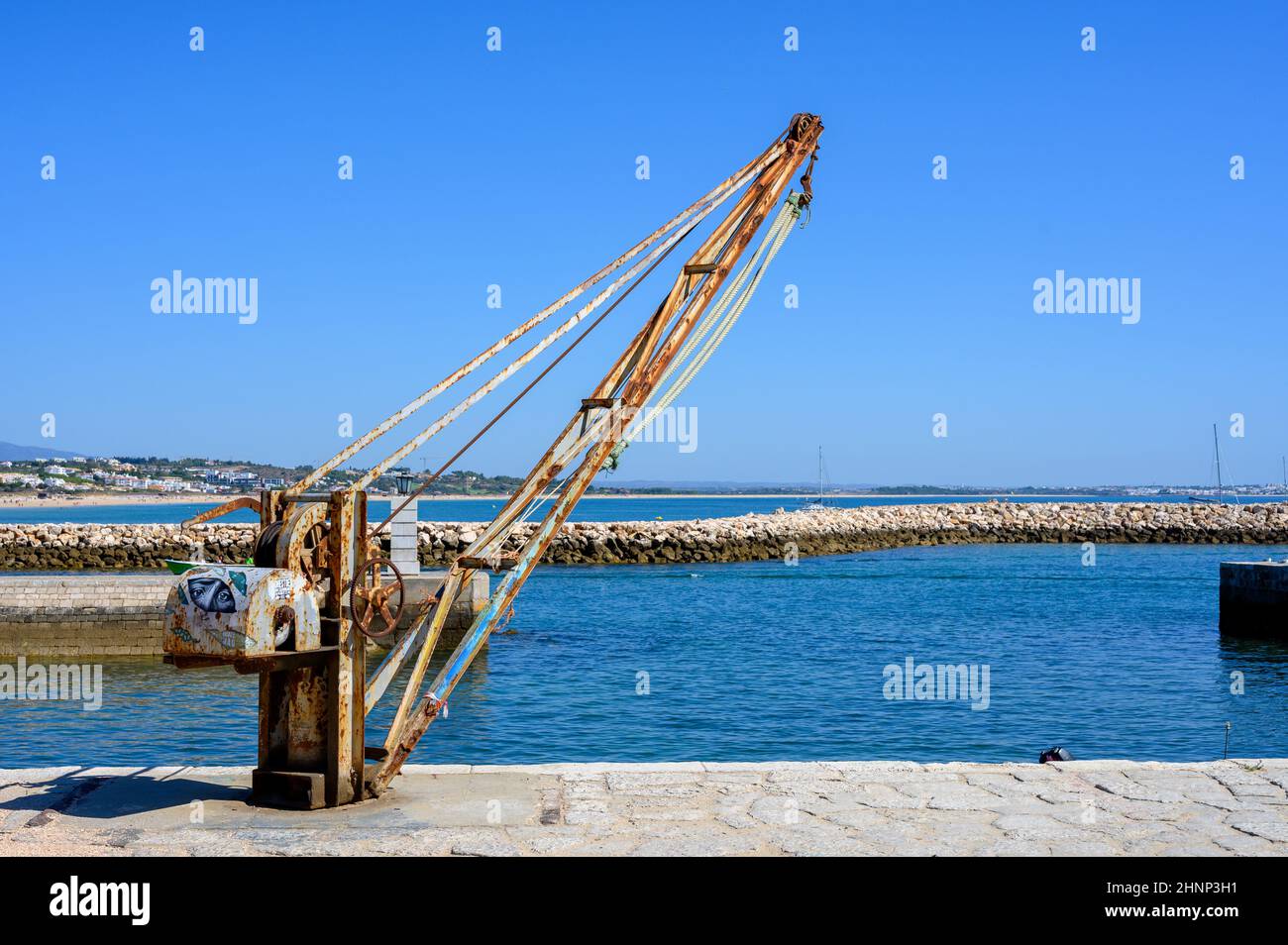 Alter Hafenkran II Stock Photo - Alamy