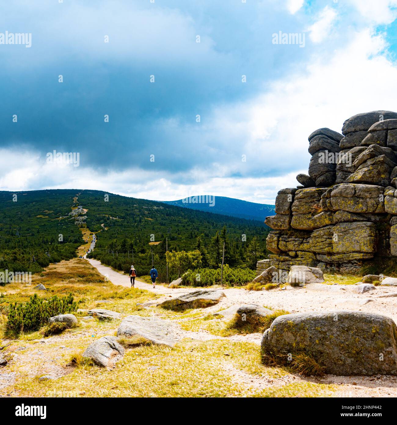 Giant mountains hi-res stock photography and images - Alamy