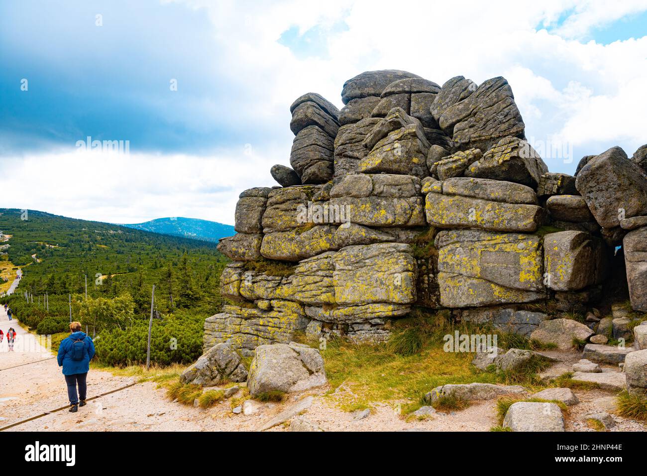 Giant mountains hi-res stock photography and images - Alamy