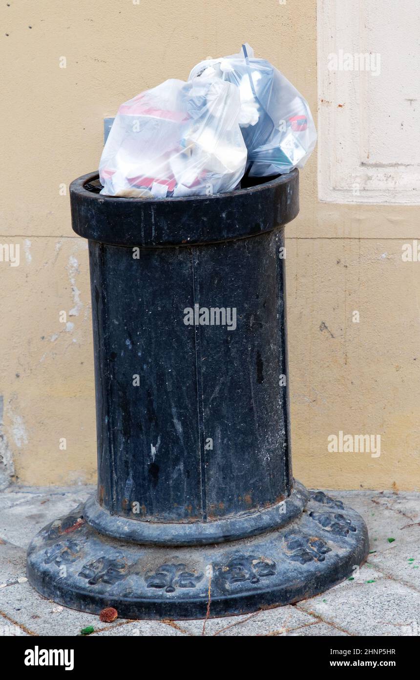 Stone trash can hi-res stock photography and images - Alamy