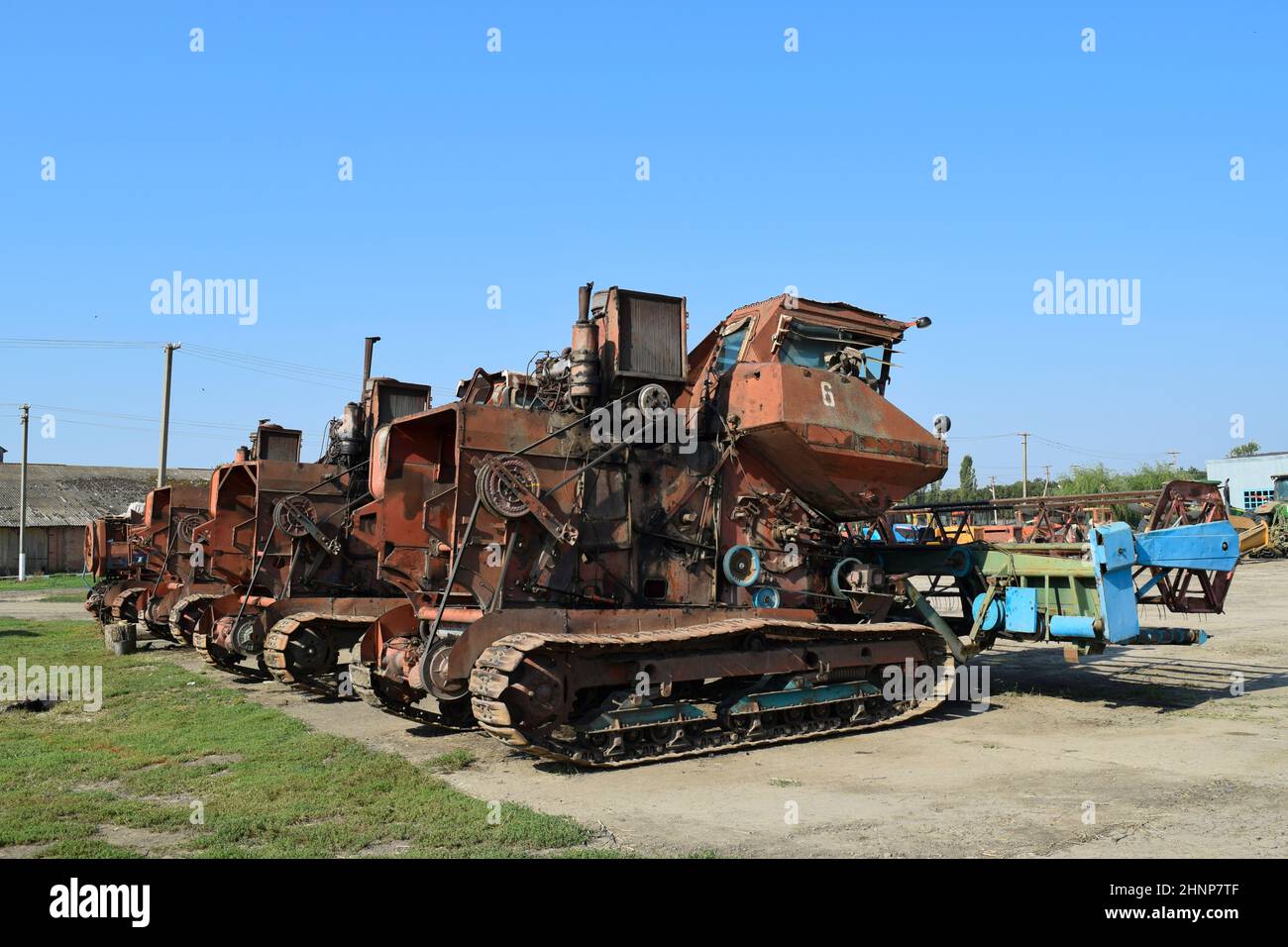 Old combine harvester hi-res stock photography and images - Alamy