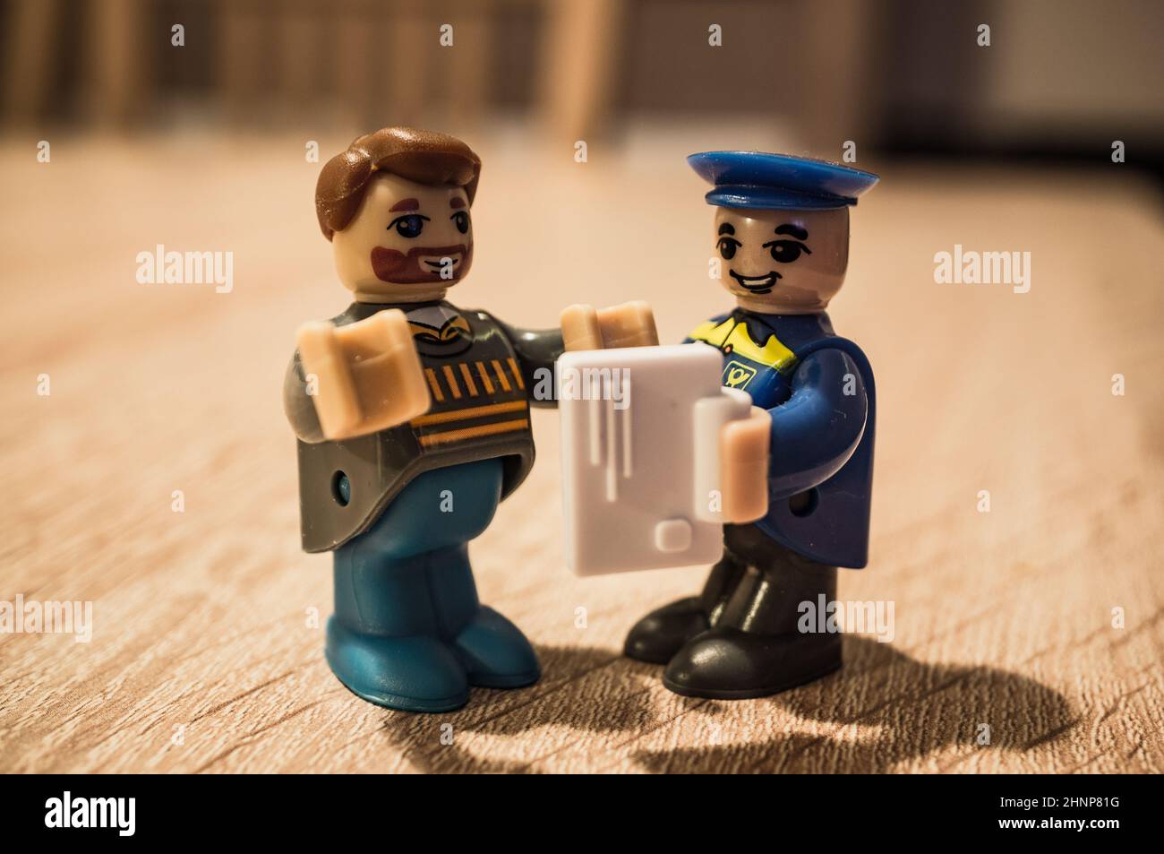 Handing a letter hi-res stock photography and images - Alamy