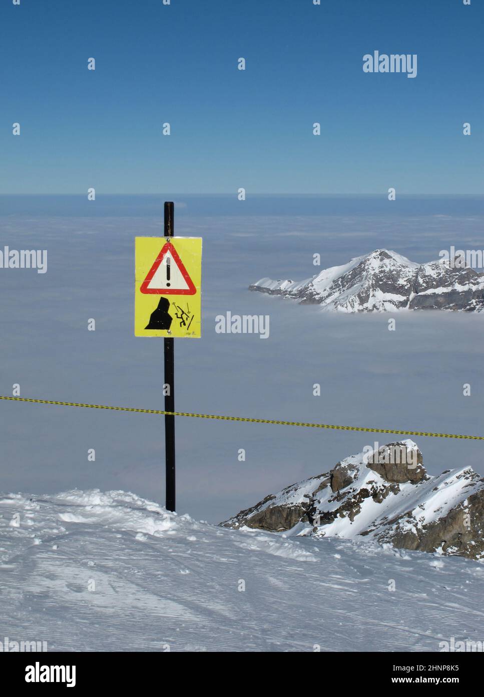 Fog warning sign hi-res stock photography and images - Alamy