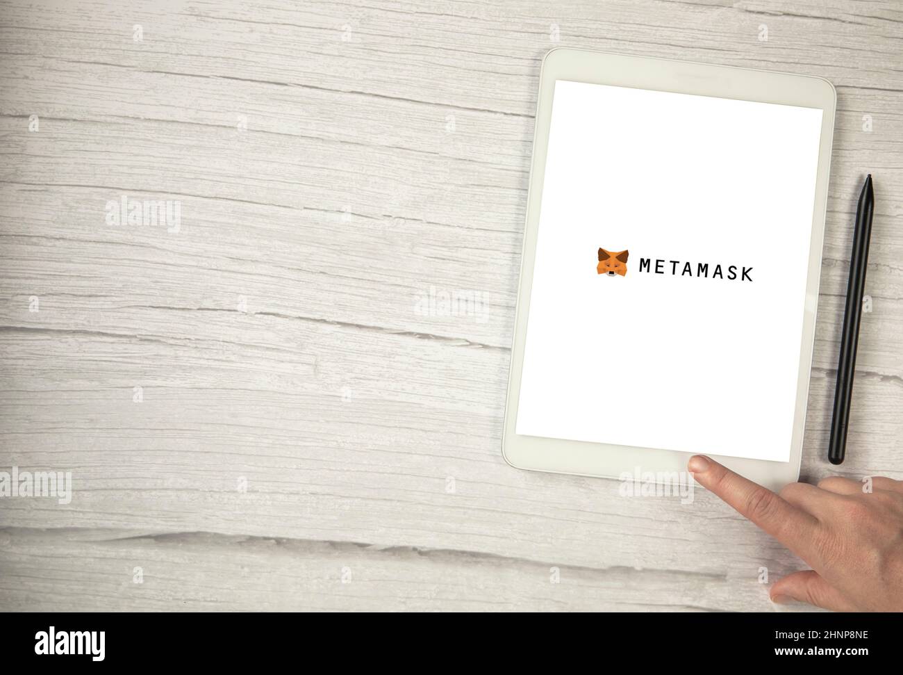 Metamask extension hi-res stock photography and images - Alamy