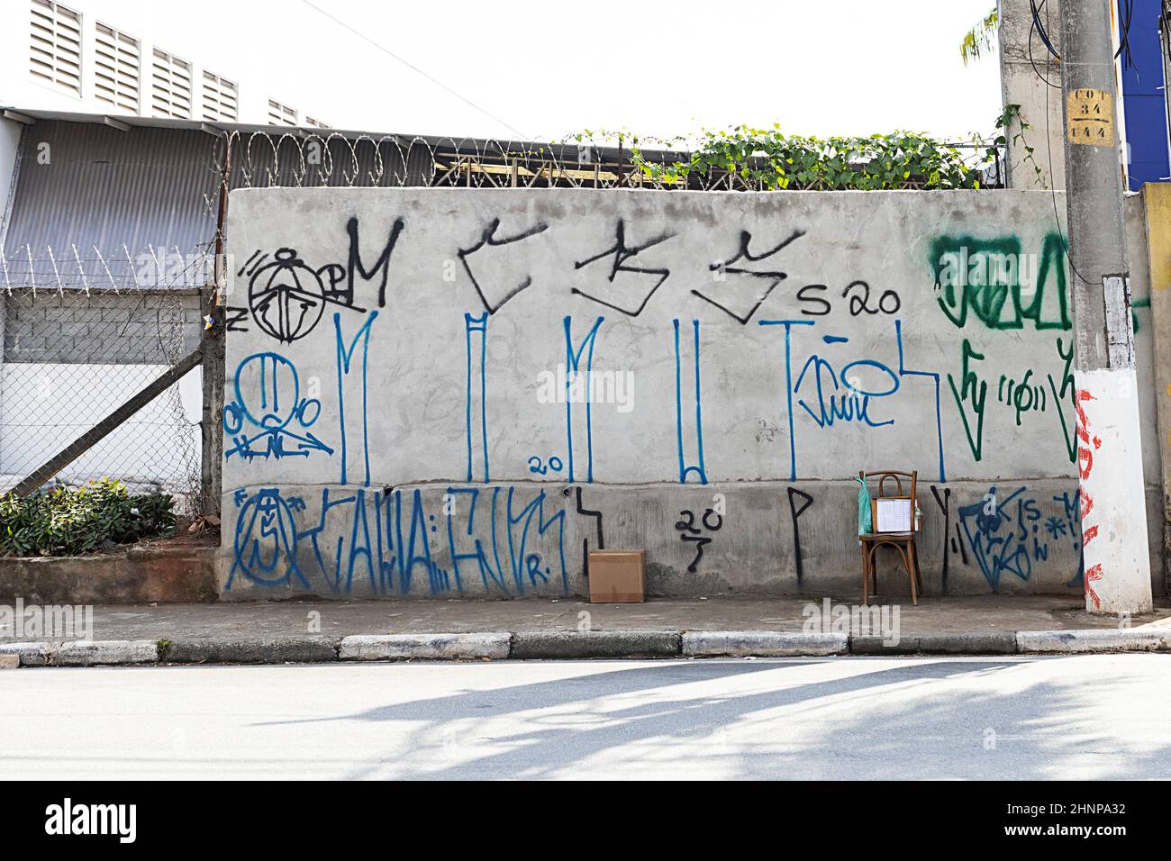 wall vandalism graffiti city sao paulo brazil Stock Photo - Alamy