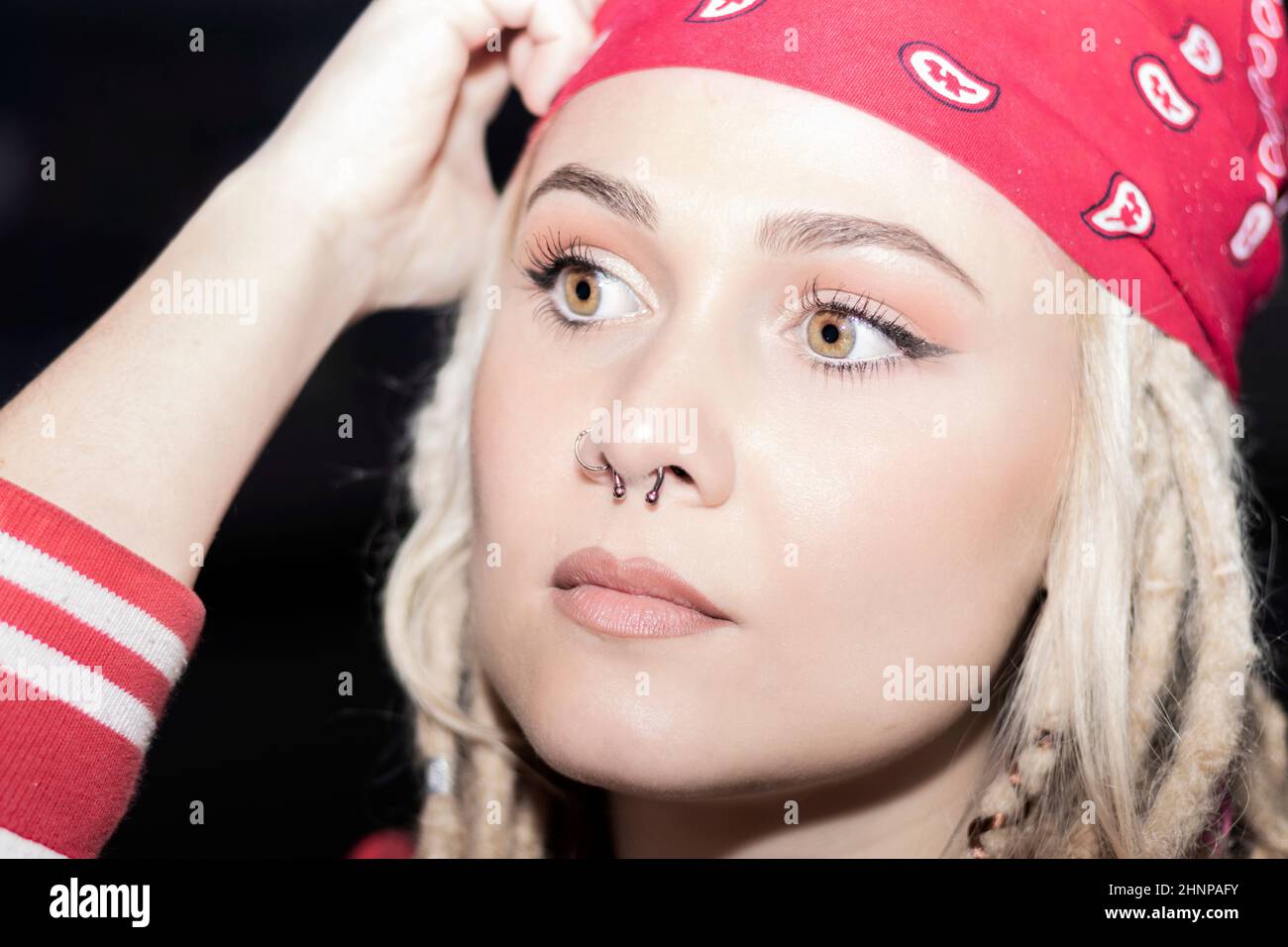 Leaning on one hand hi-res stock photography and images - Alamy