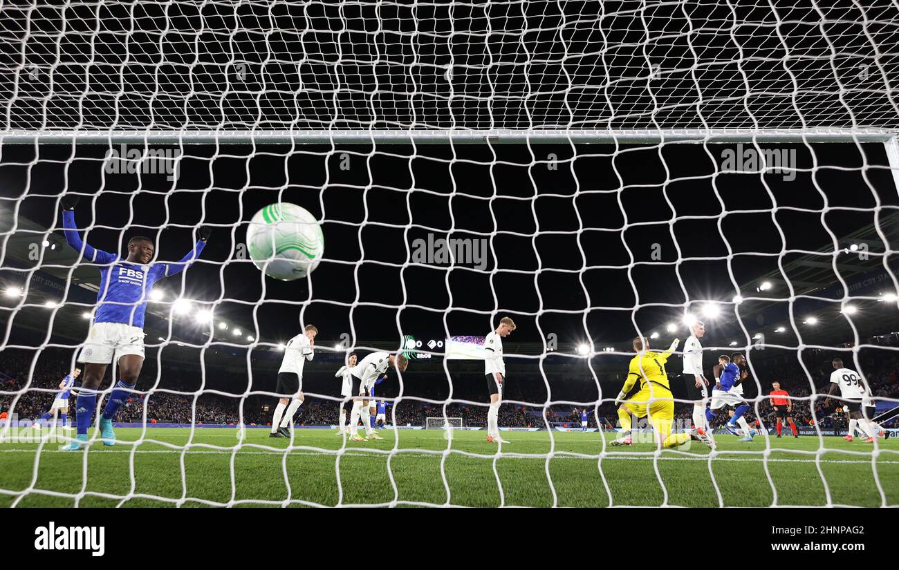 Leicester, UK. 17th February 2022. Wilfred Ndidi of Leicester City ...