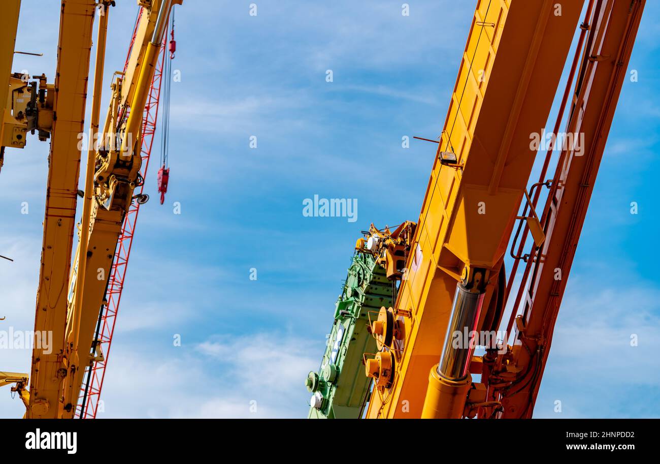 Crane lifting load construction site hi-res stock photography and ...