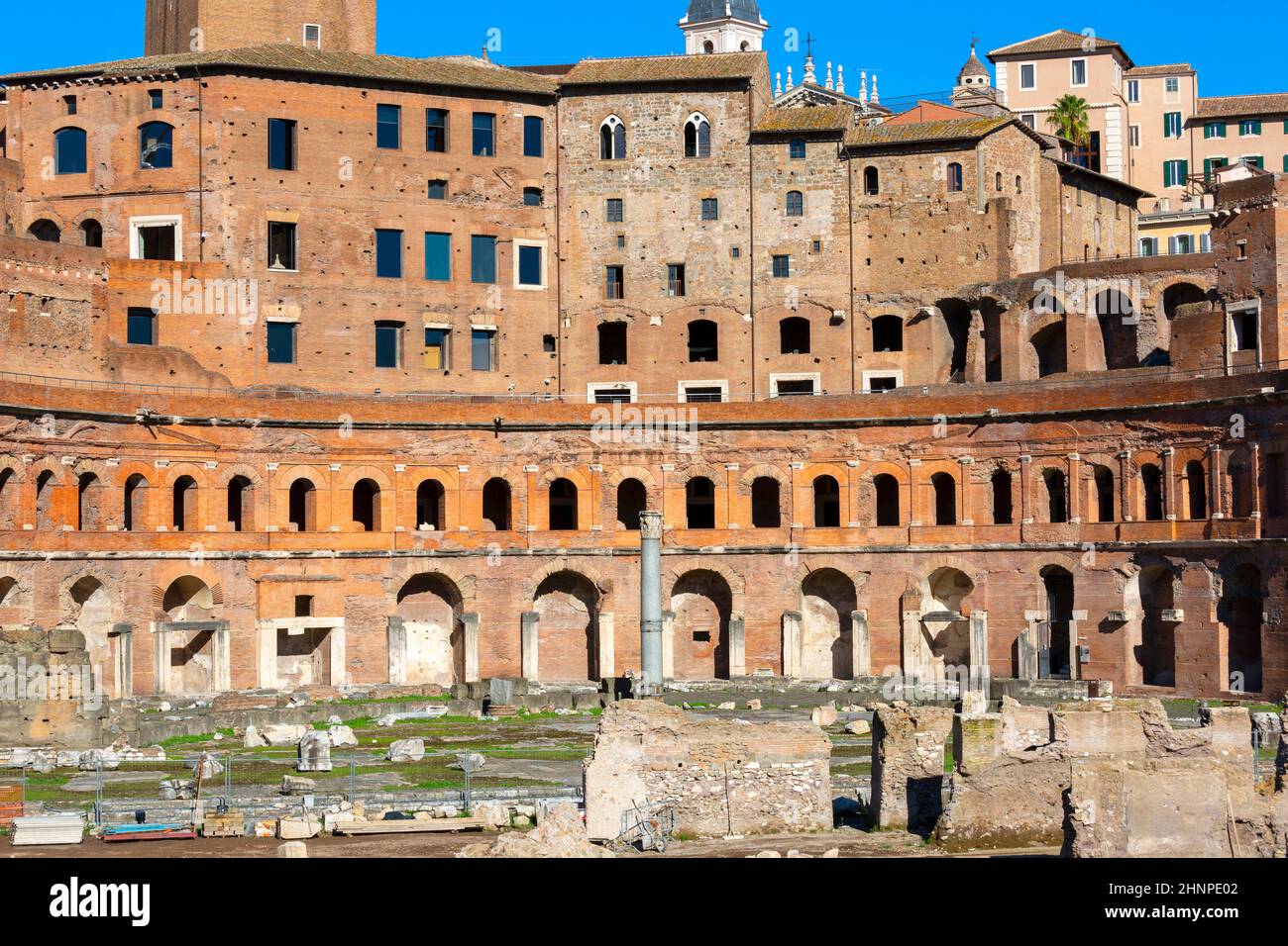 Roman architecture market hi-res stock photography and images - Alamy