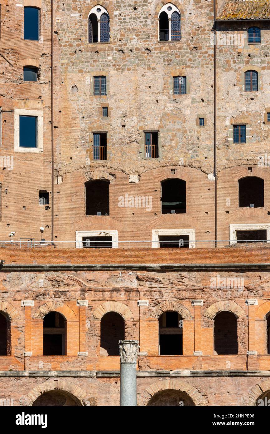 Roman architecture market hi-res stock photography and images - Alamy