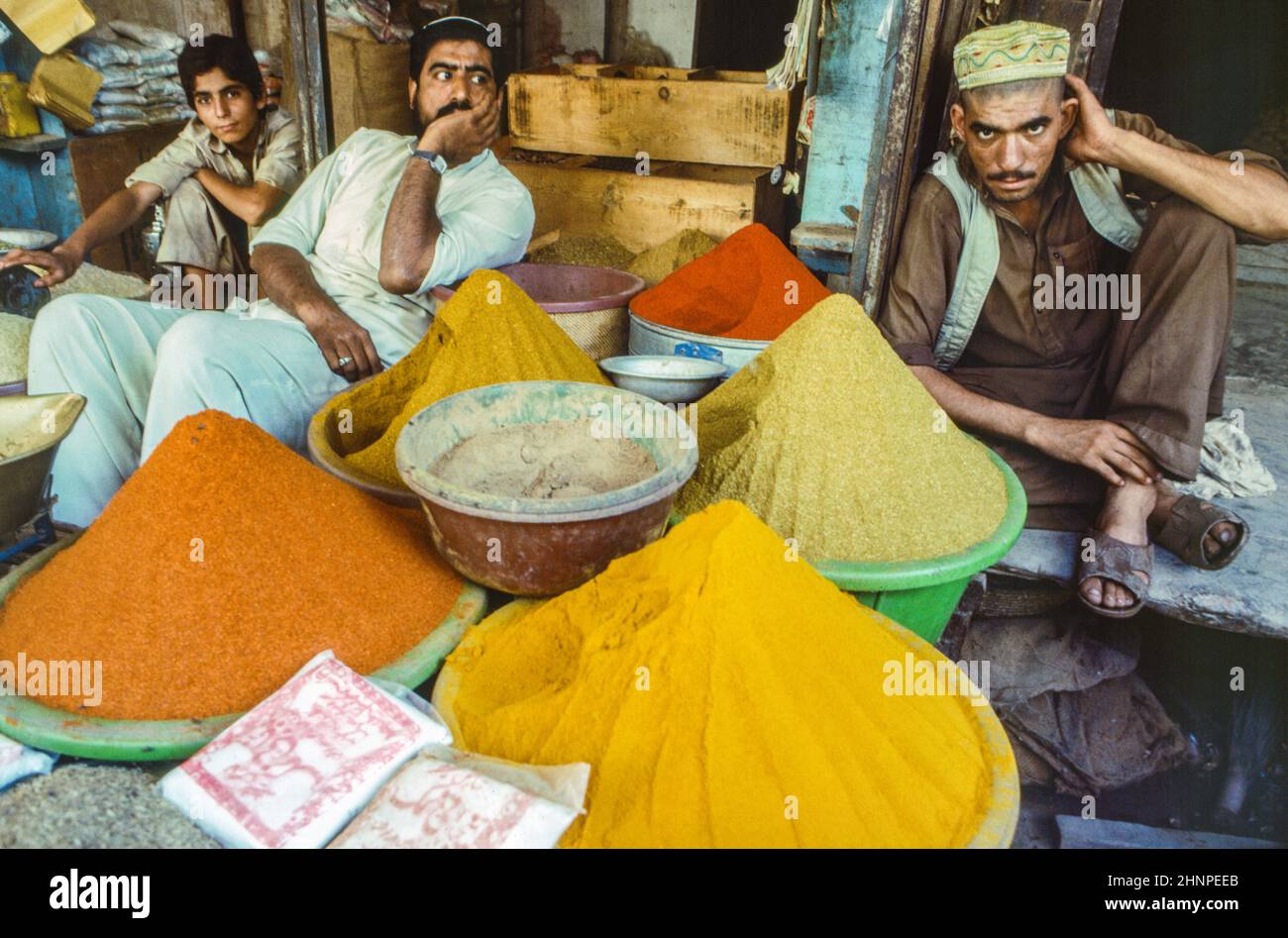 men selling spices at the market in Peshawar Stock Photo - Alamy
