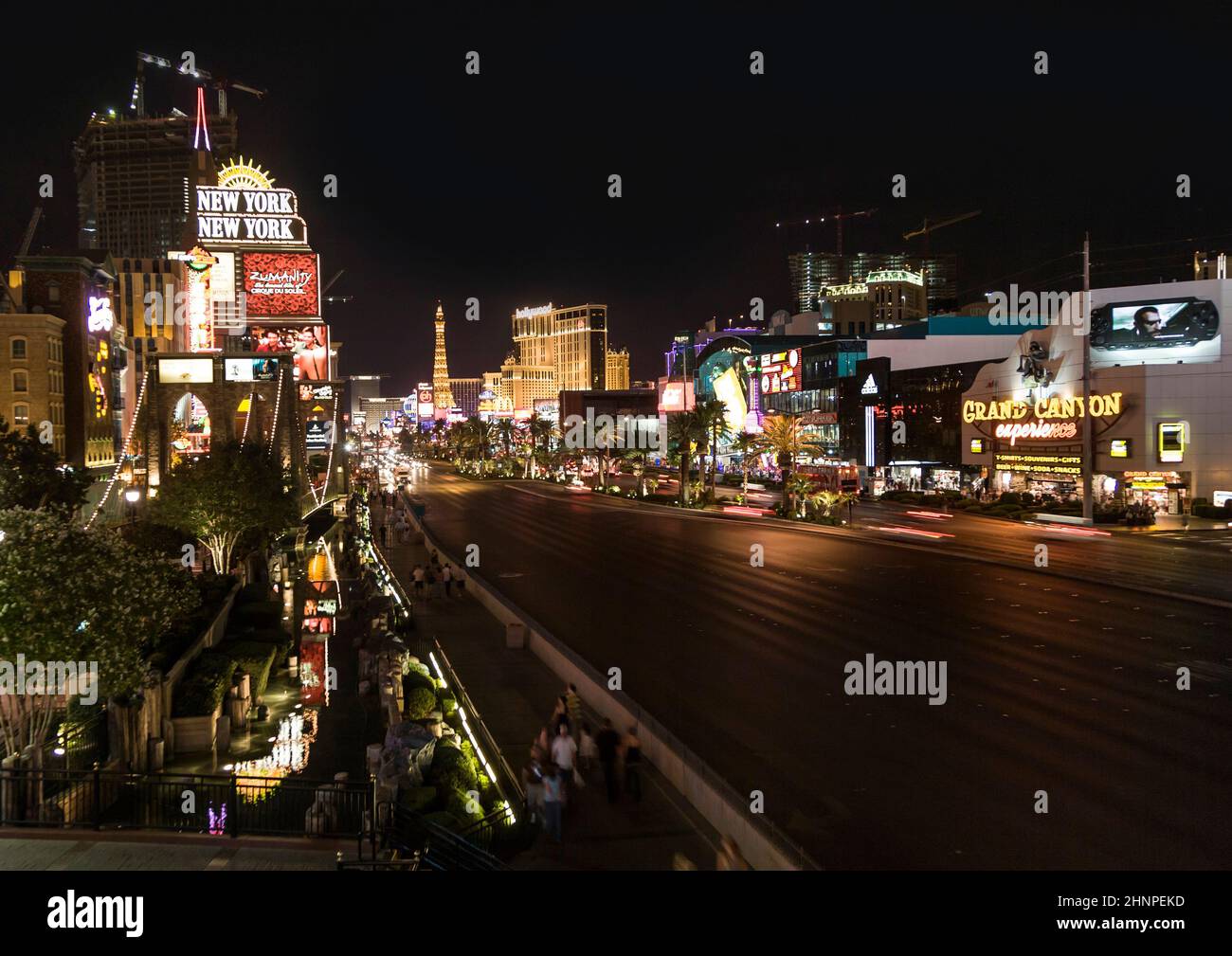 Las vegas strip street view hi-res stock photography and images - Alamy