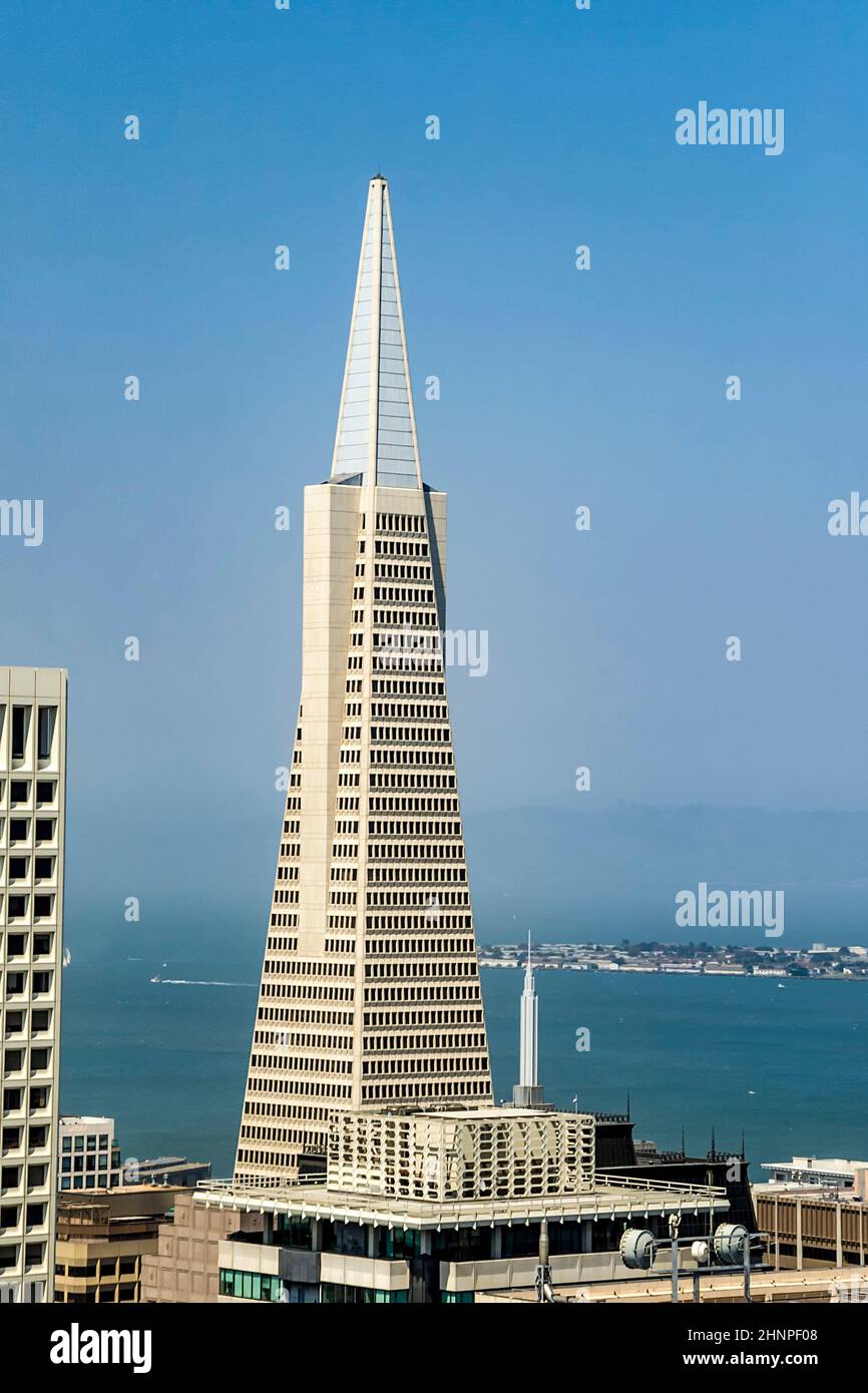 Skyscraper top hi-res stock photography and images - Alamy