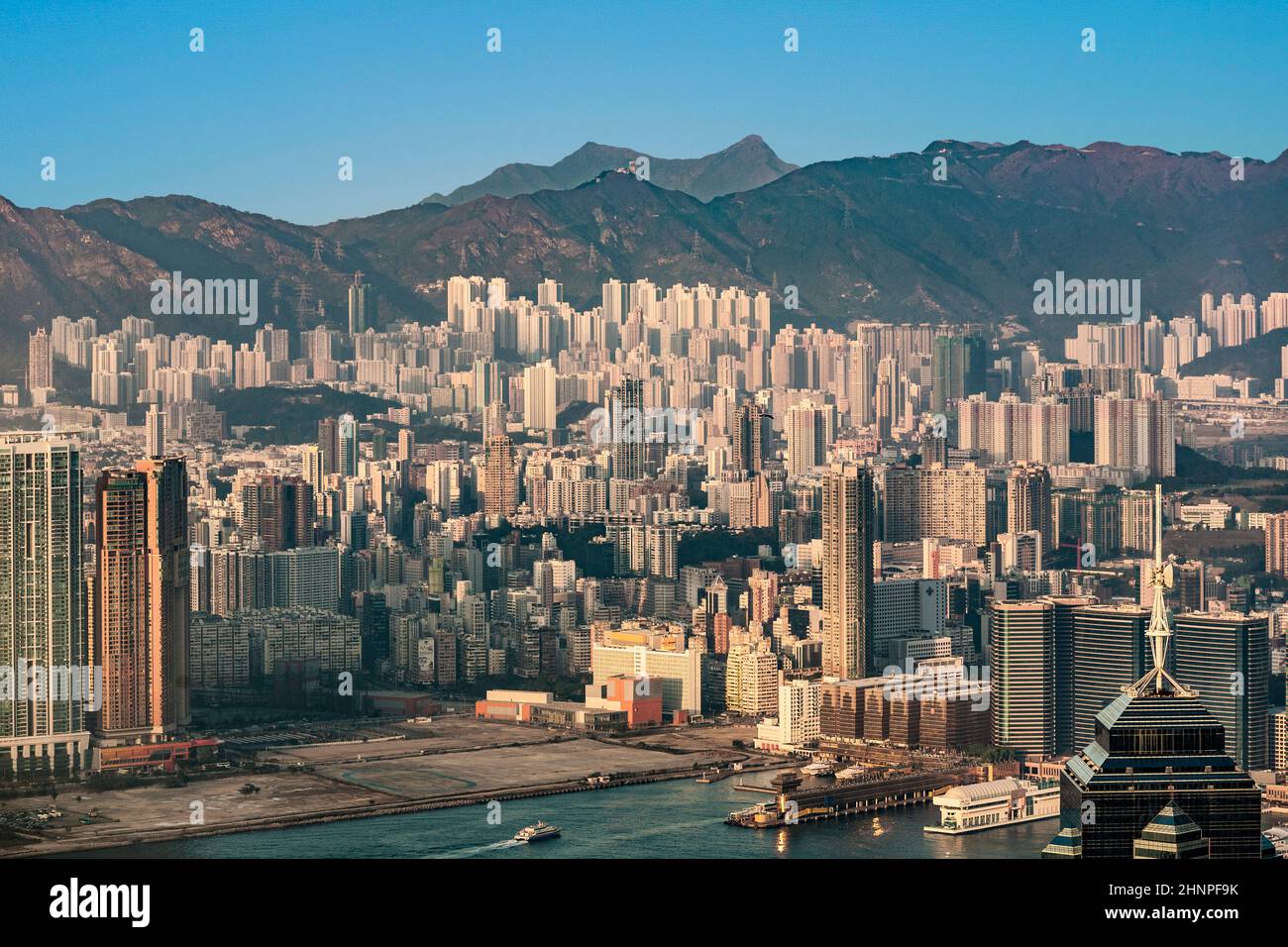 Hong Kong view from Victoria Peak to the bay and the skyscraper in ...