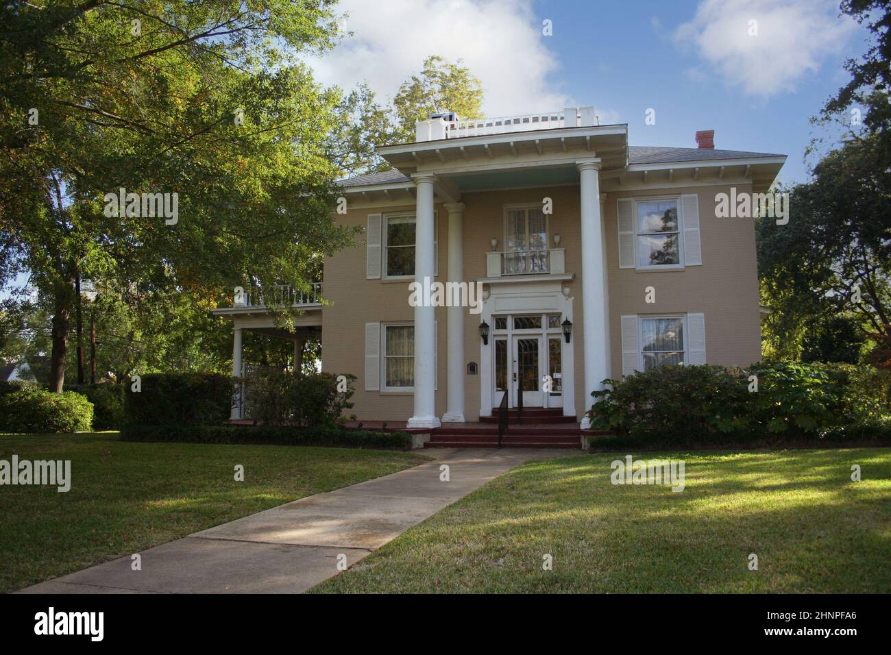 Residential building in small town hi-res stock photography and images ...
