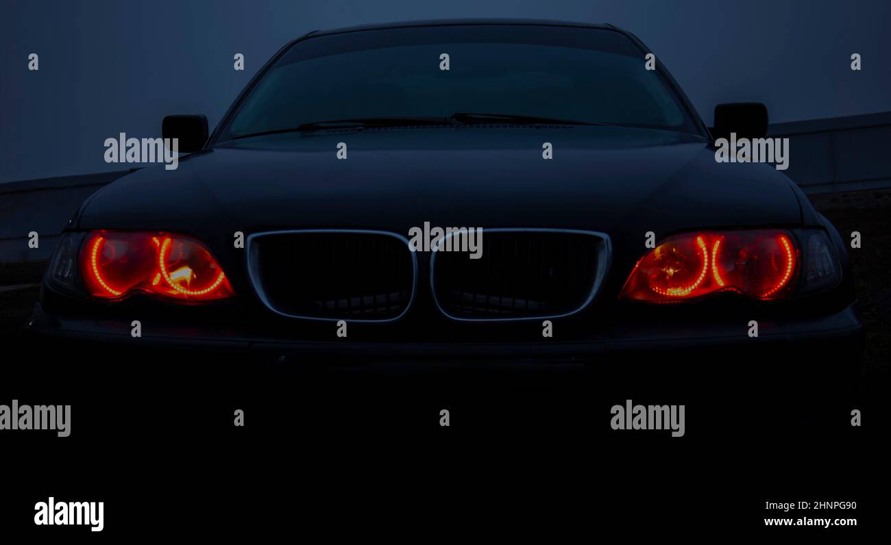 Round headlights hi-res stock photography and images - Alamy