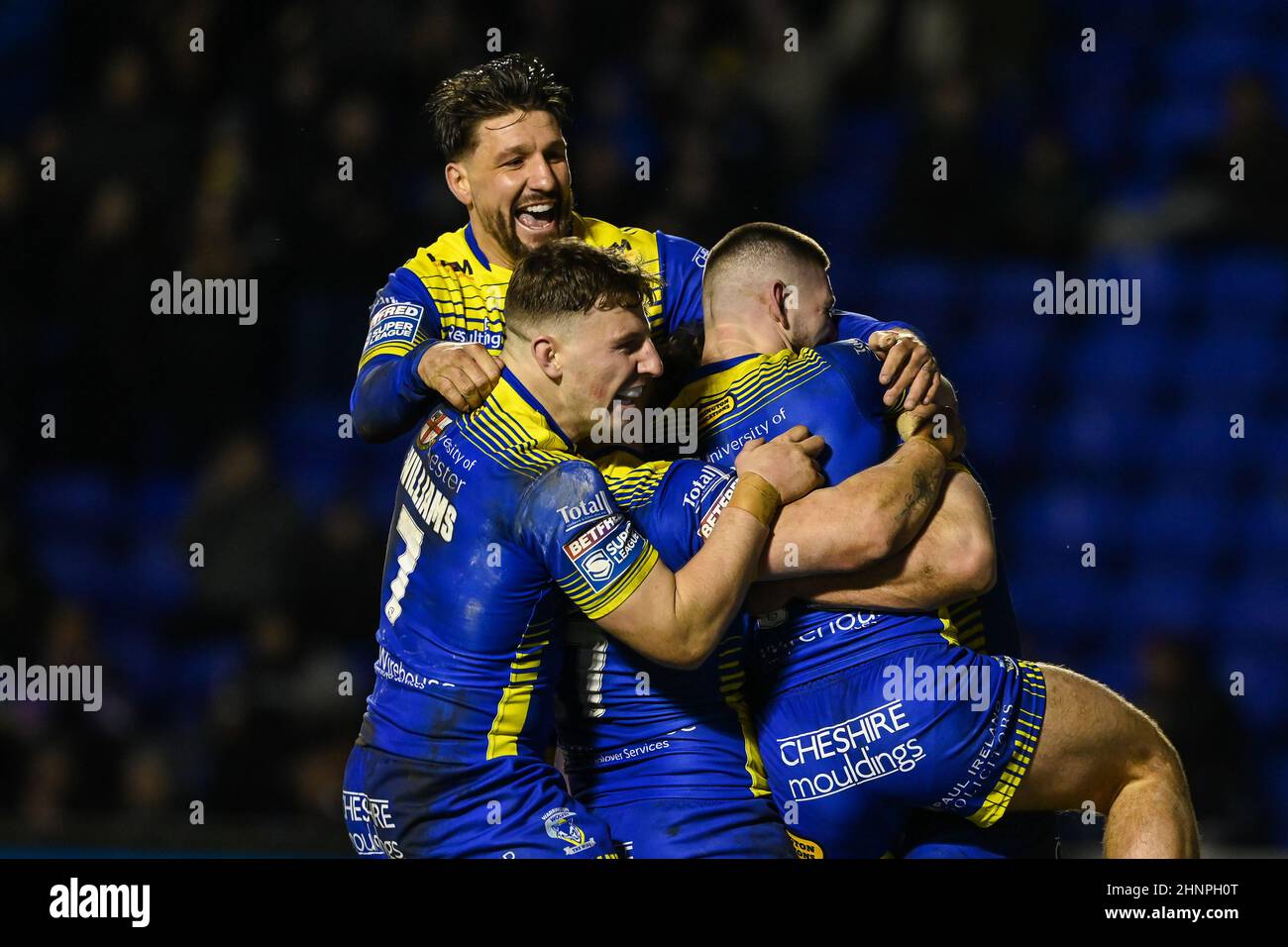 Rob Mulhern #19 of Warrington Wolves gcelebrates his try Stock Photo ...