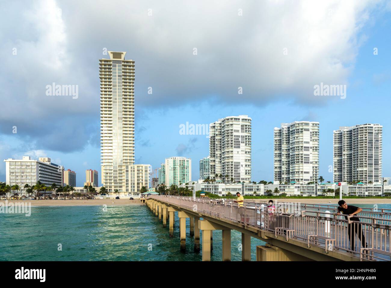 Miami beach pier hi-res stock photography and images - Alamy