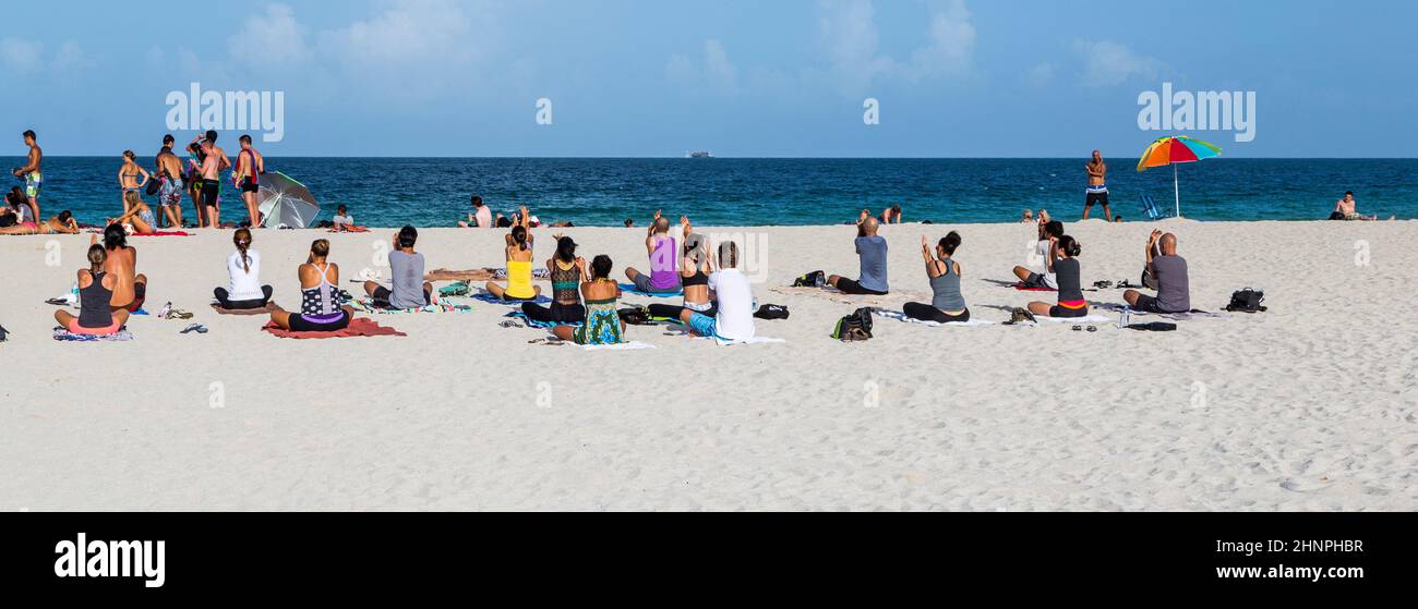 People at the sea side in South Beach, Miami Stock Photo - Alamy