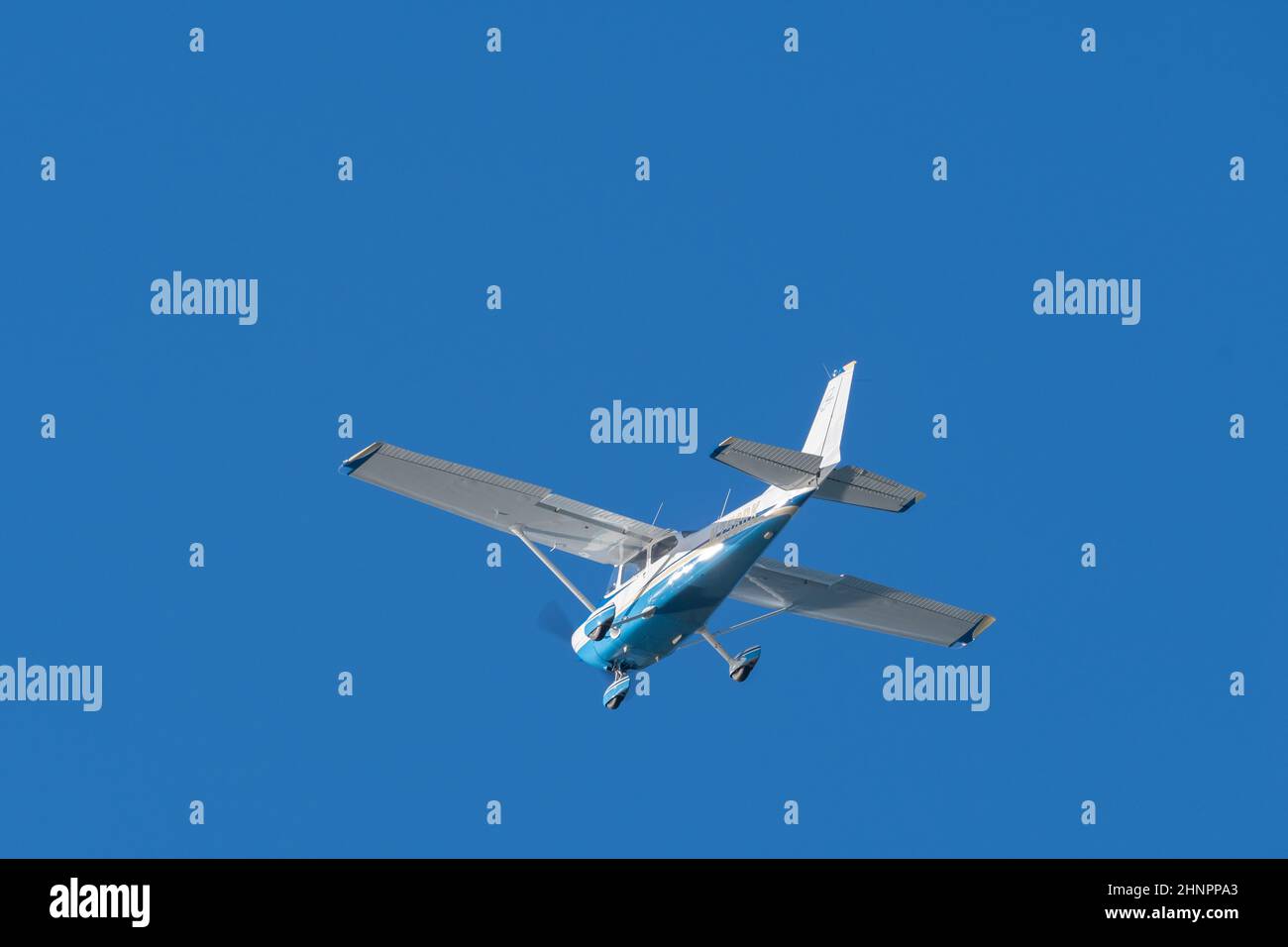 Cessna 172 aircraft hi-res stock photography and images - Alamy