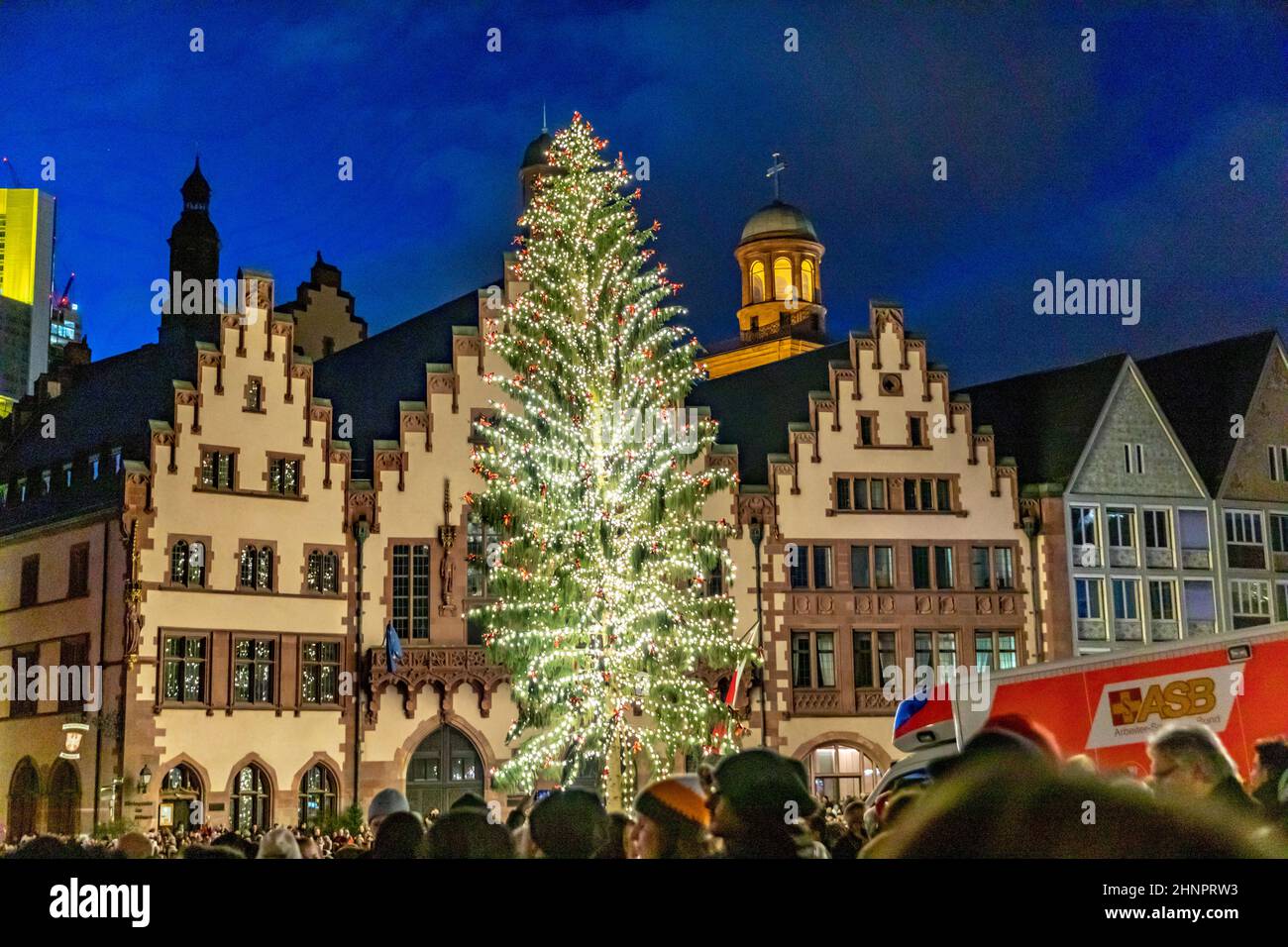 people join the church bell ringing at christmast eve in Frankfurt ...