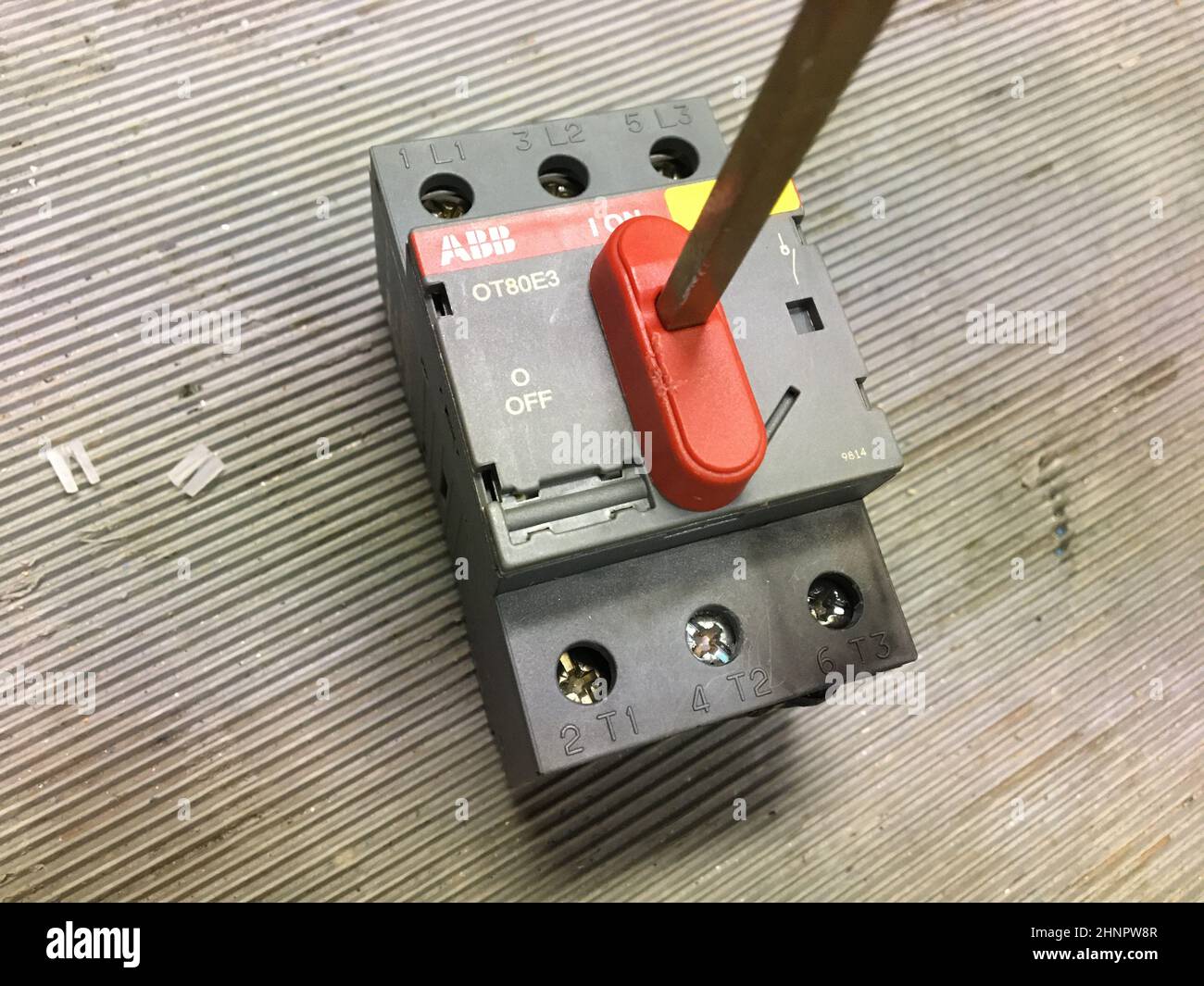 burned 3 phase isolator switch,burned switch,isolator switch ...