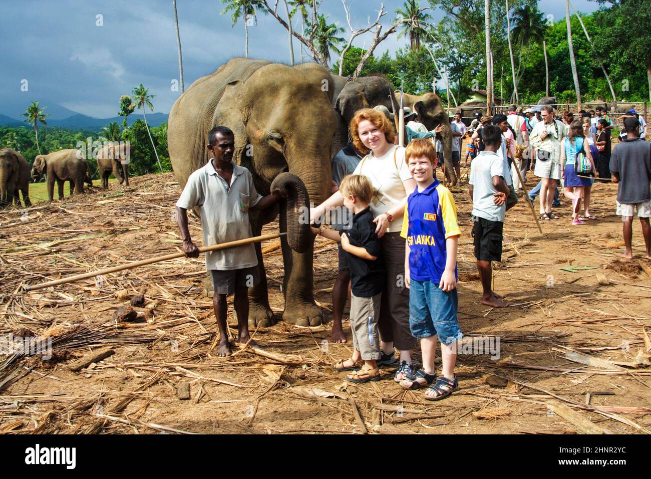 Children with elephant hi-res stock photography and images - Alamy