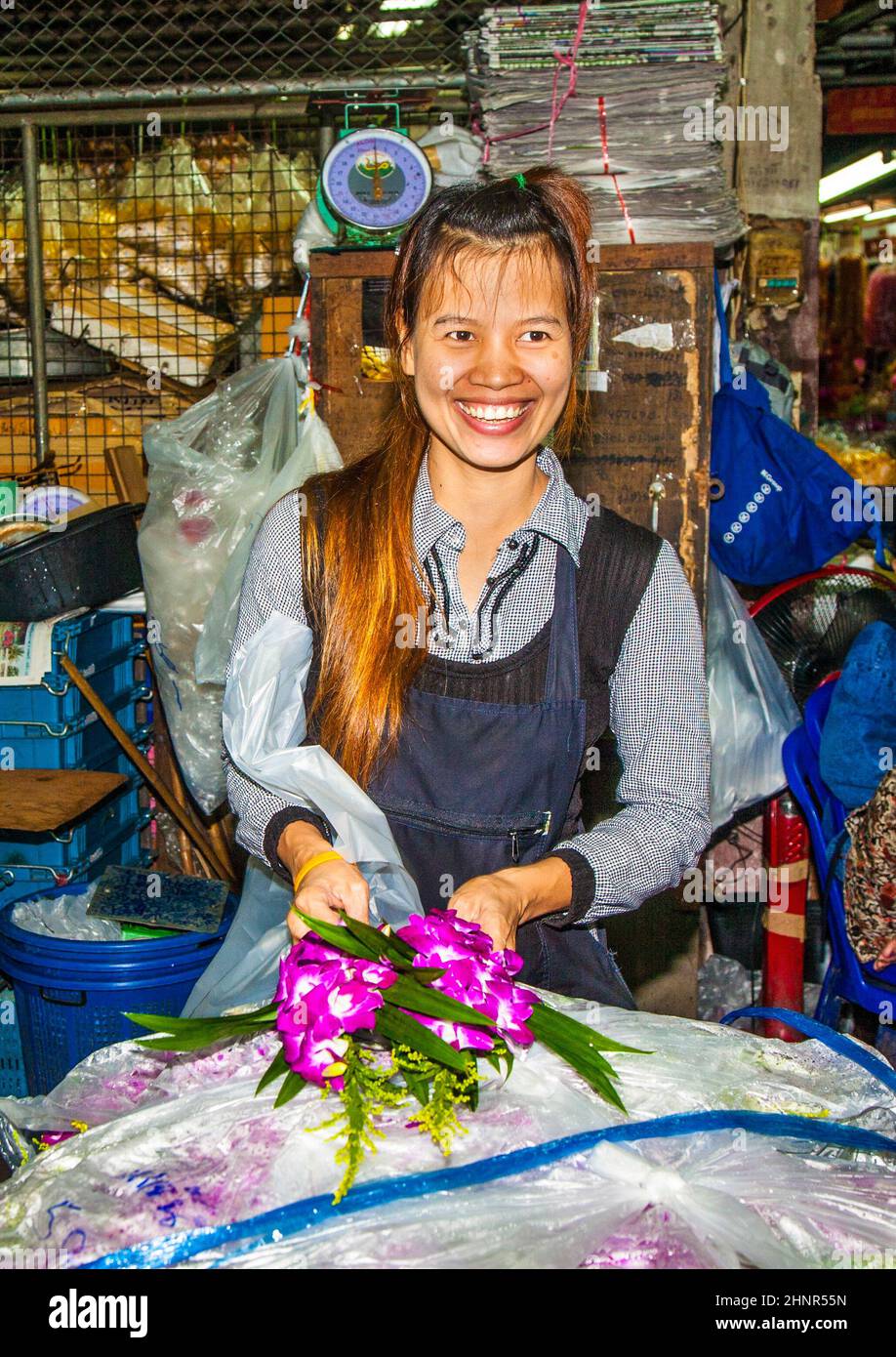 Bangkok night market flowers hi-res stock photography and images - Alamy