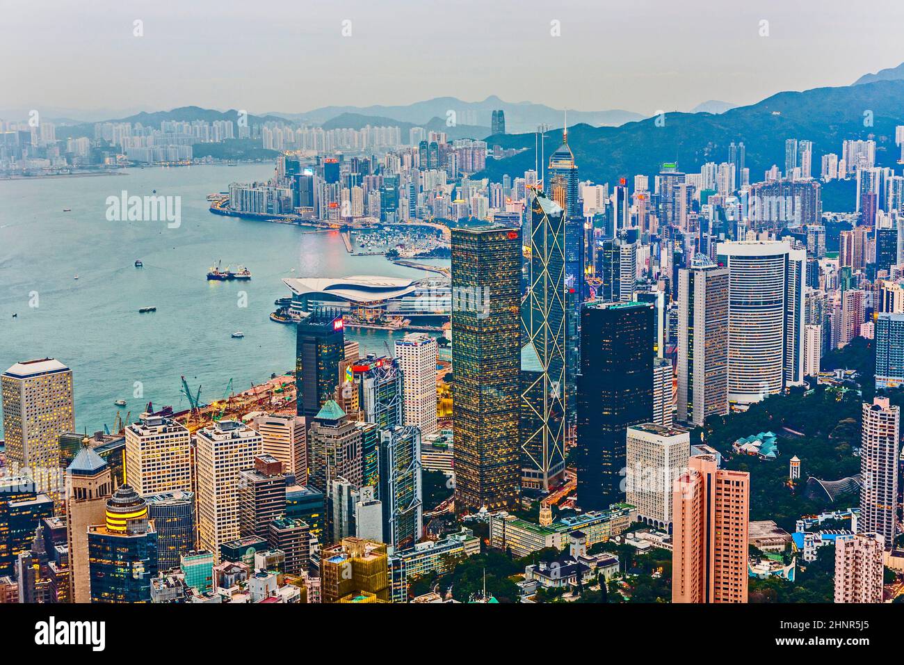 Hong kong tallest building hi-res stock photography and images - Alamy
