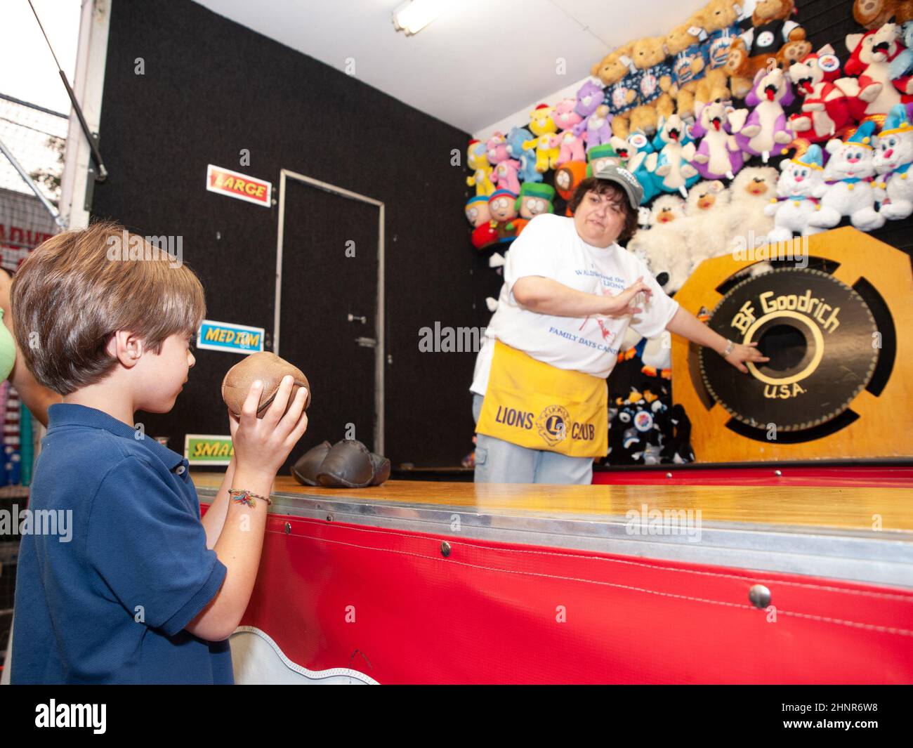 Carnival rides and games Stock Photo - Alamy