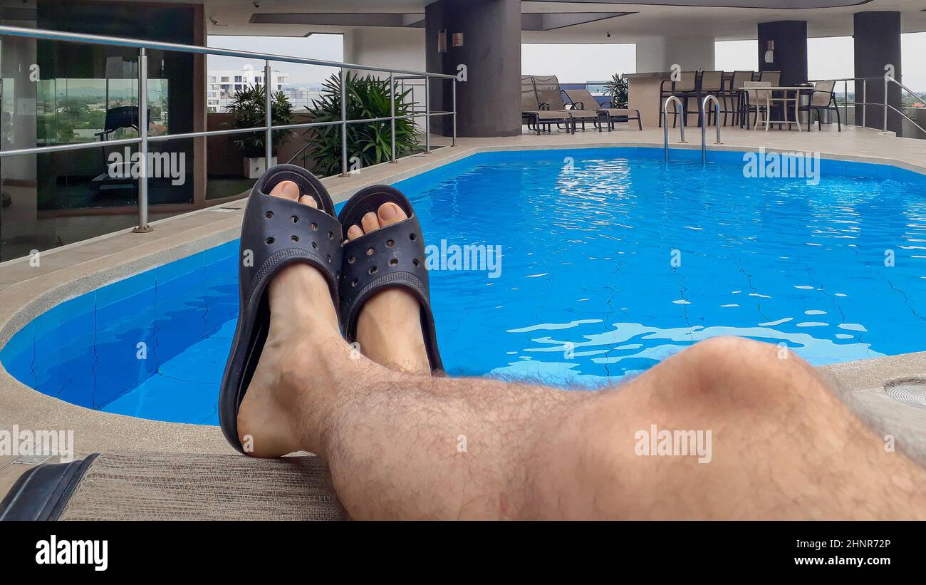 Empty rooftop swimming pool hi-res stock photography and images - Alamy
