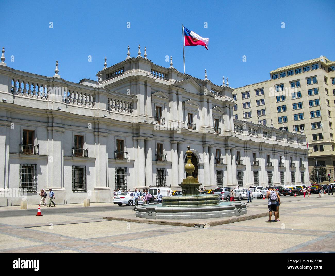 people in front of parliament building in Salvador de Chile Stock Photo ...