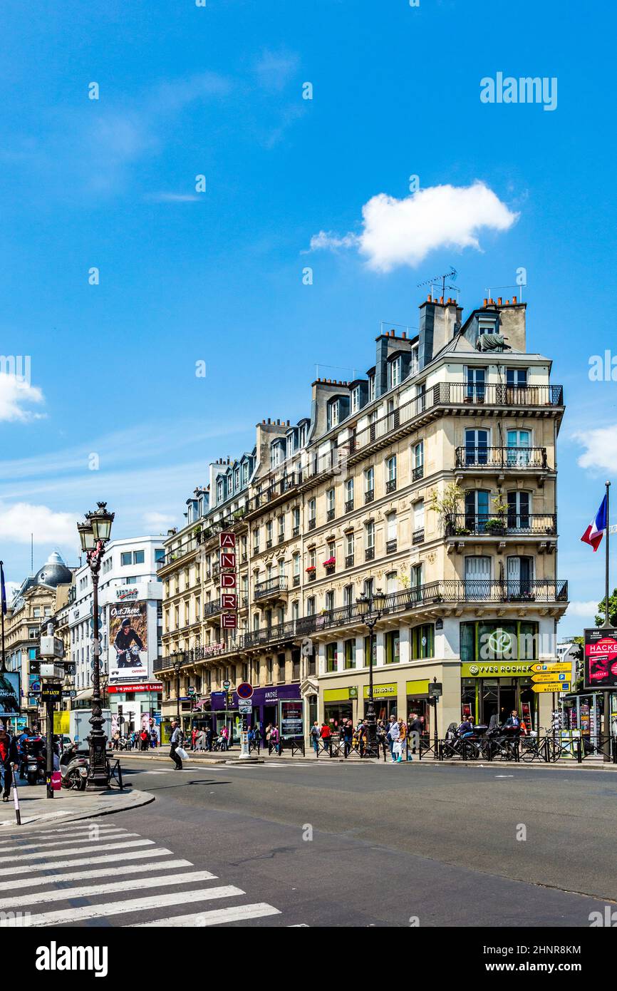 Rue de rivoli paris people hi-res stock photography and images - Alamy