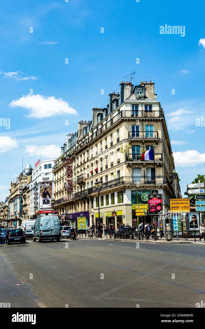 Rue de rivoli paris people hi-res stock photography and images - Alamy
