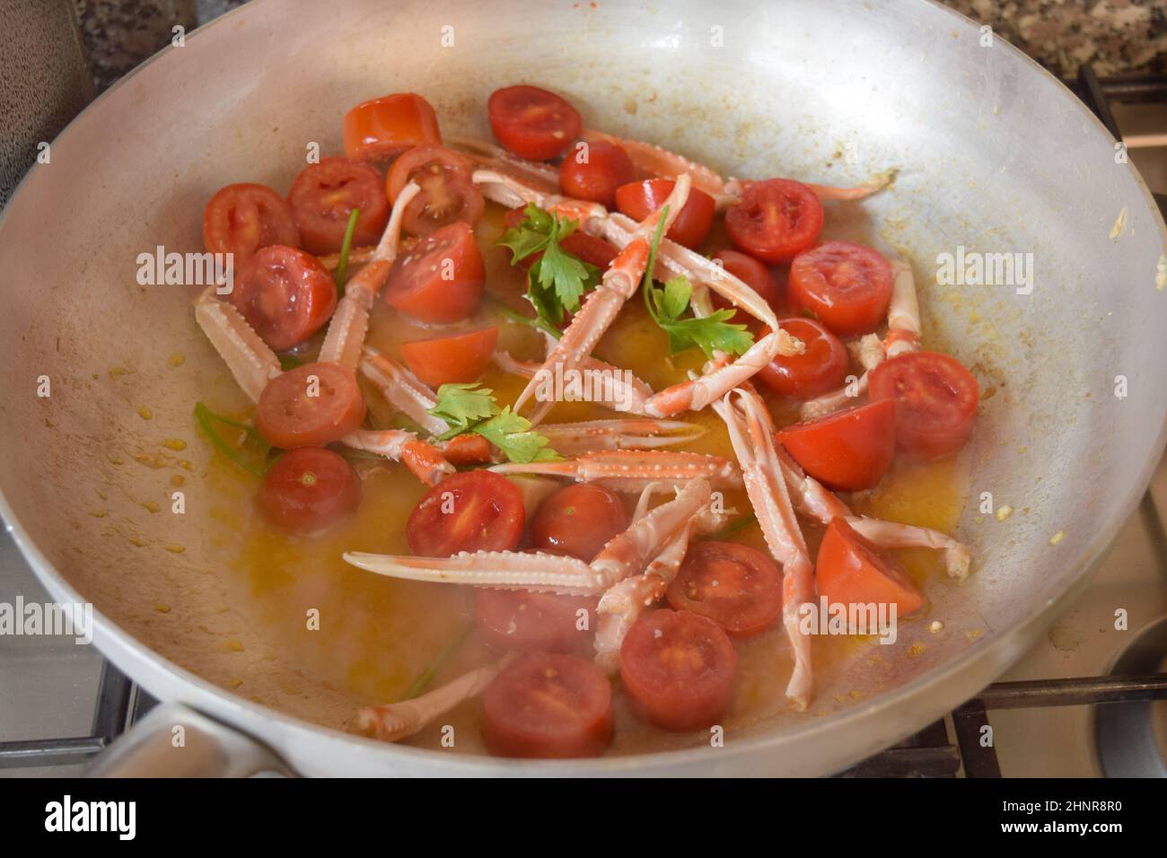 Saute of prawns hi-res stock photography and images - Alamy