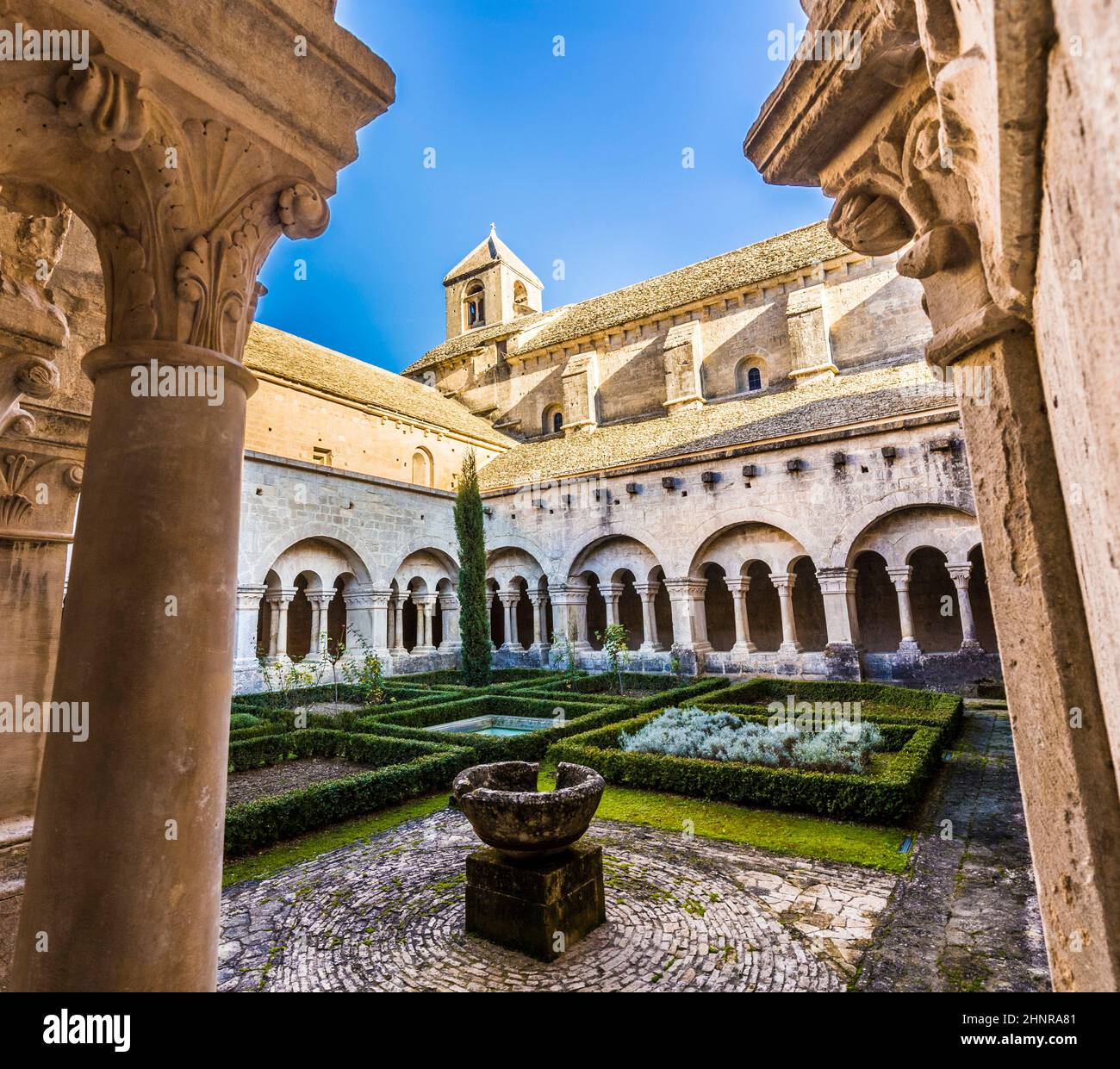 Abbey arch hi-res stock photography and images - Alamy