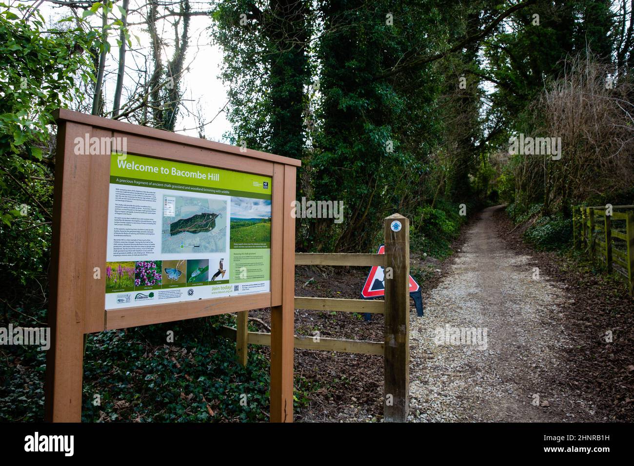 Wendover, UK. 9th February, 2022. A footpath leads to Bacombe Hill from ...