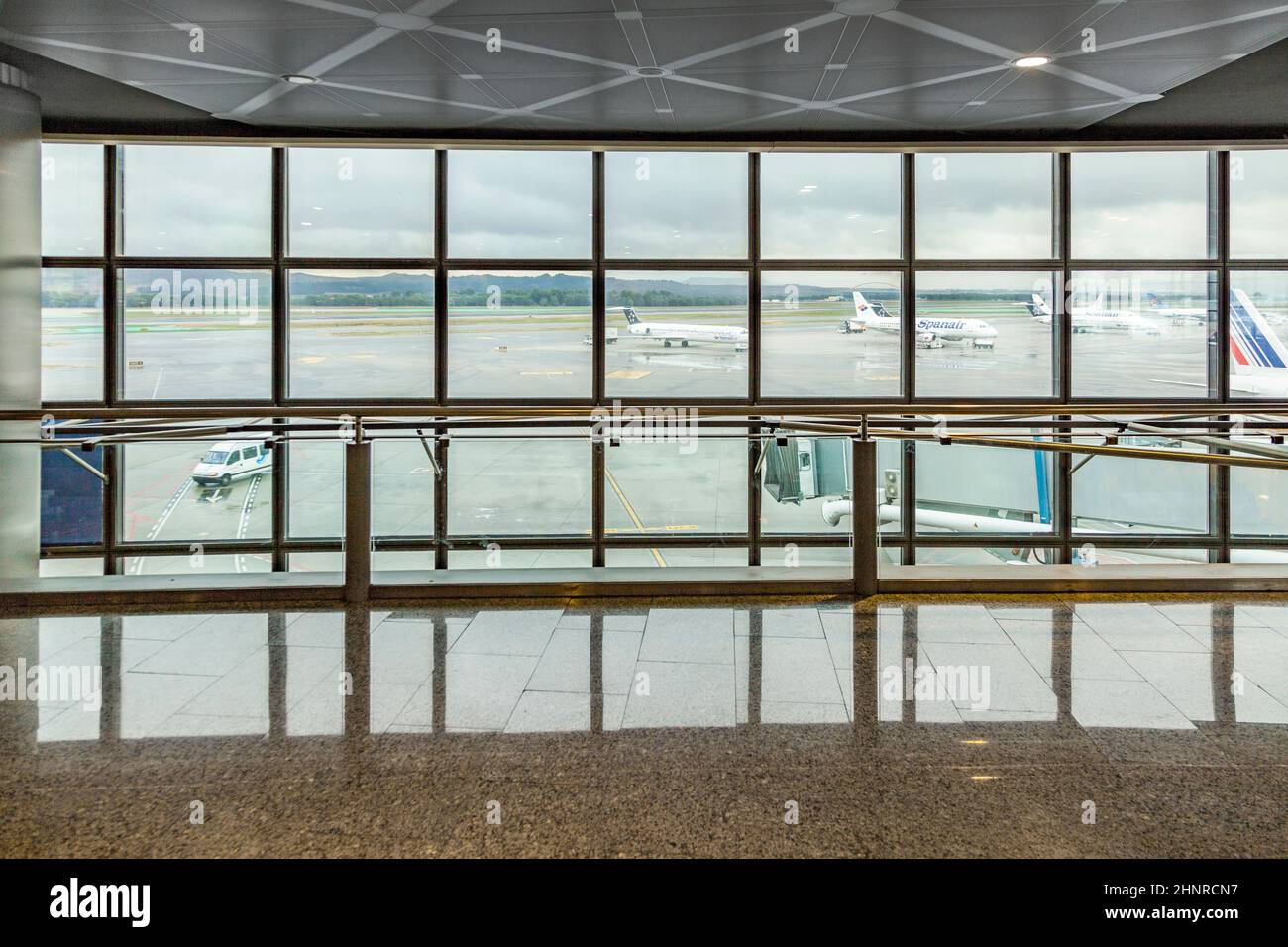 Apron architecture hi-res stock photography and images - Alamy