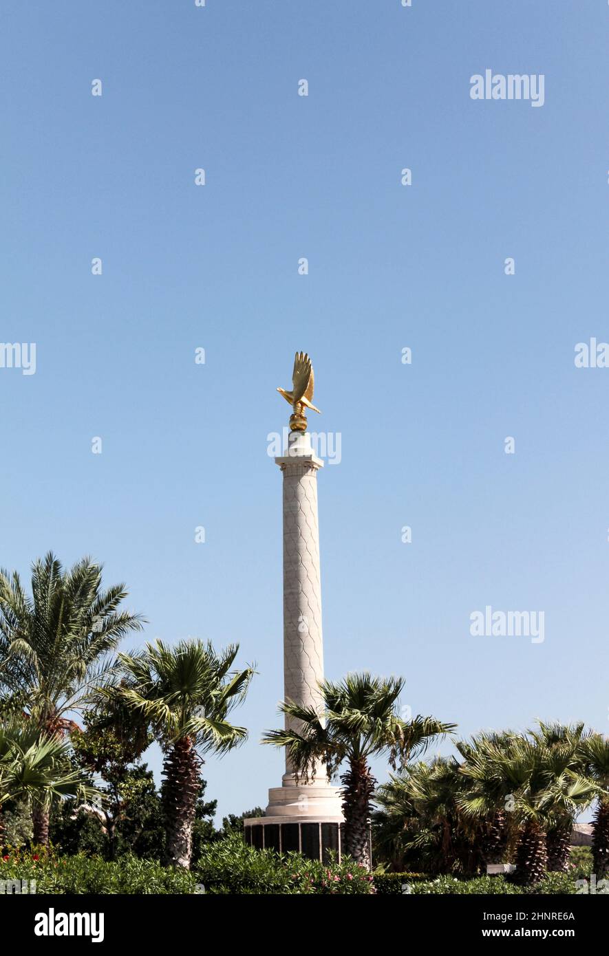 The war memorial monument, Valletta, Malta Stock Photo - Alamy