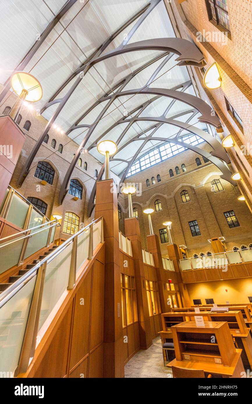 Interior of Yale University library Stock Photo - Alamy