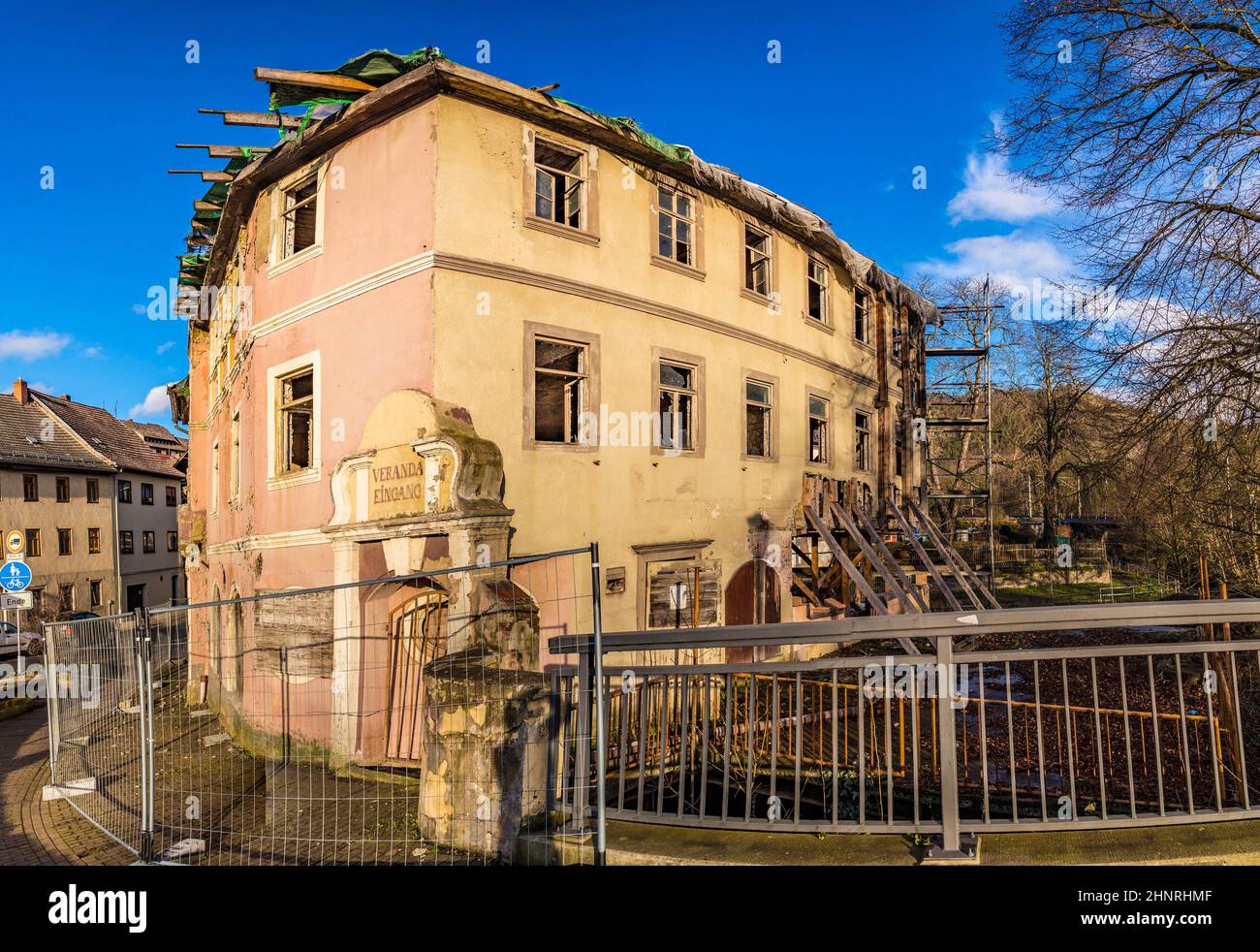 Rotten house hi-res stock photography and images - Alamy