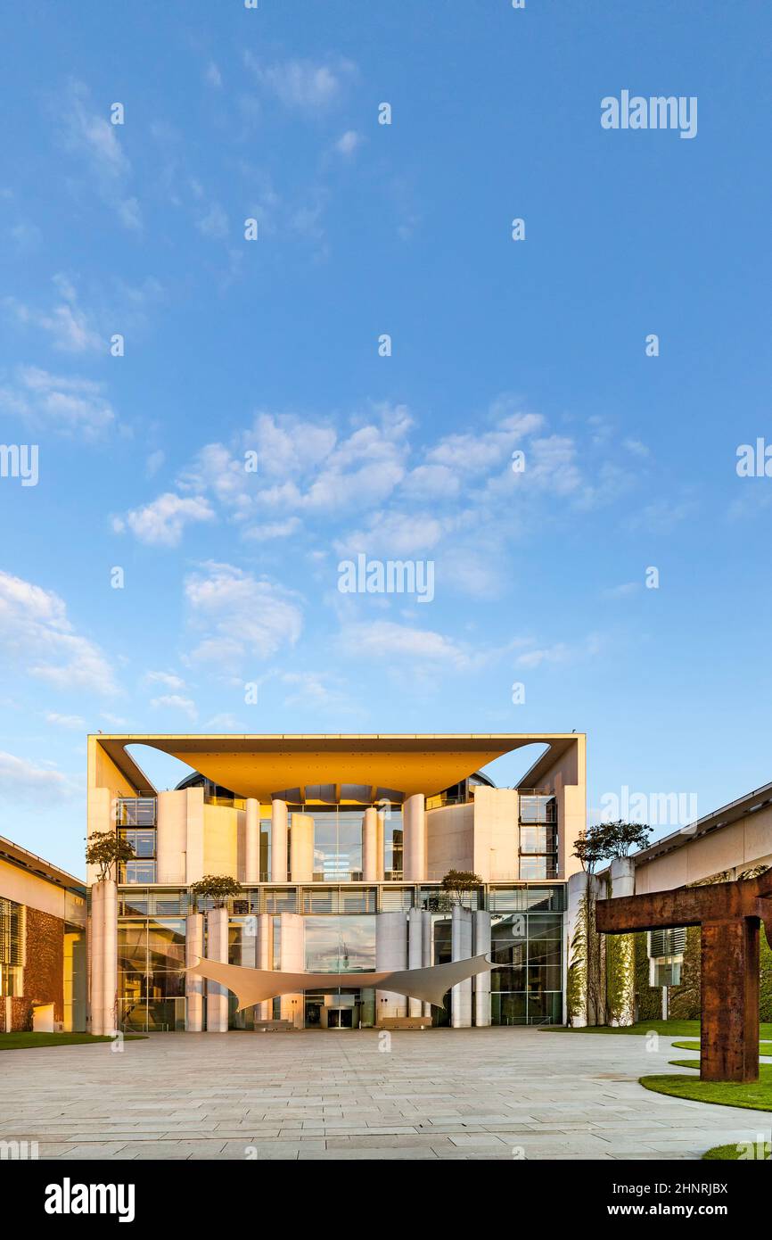 German chancellery office government district hi-res stock photography ...