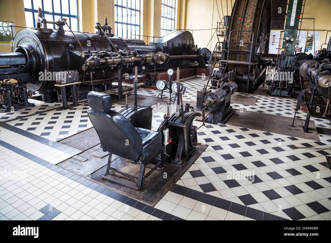 Machine building hi-res stock photography and images - Alamy