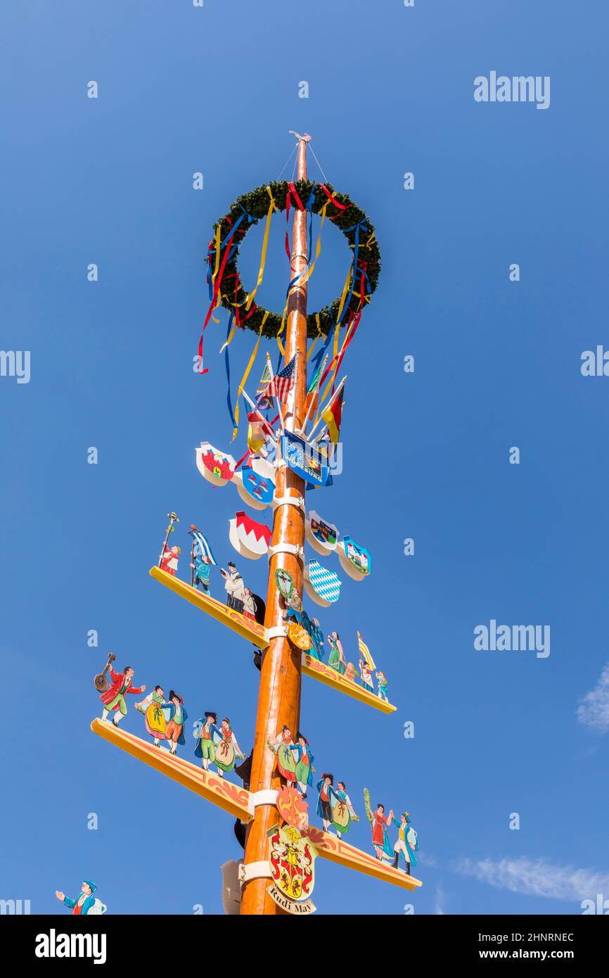 Maypole tradition hi-res stock photography and images - Alamy